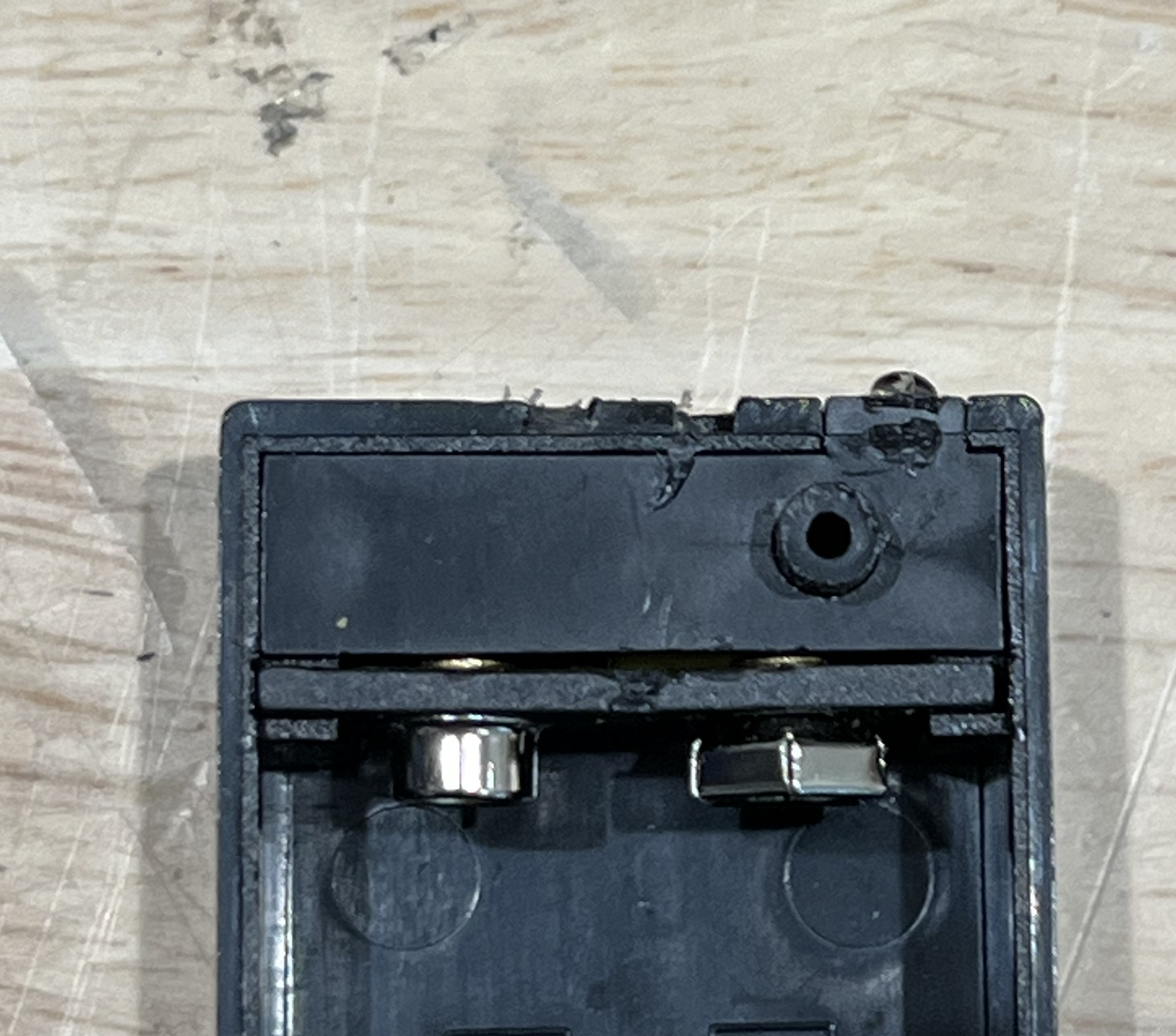 Simple 9v Battery Case Flashlight : 10 Steps - Instructables