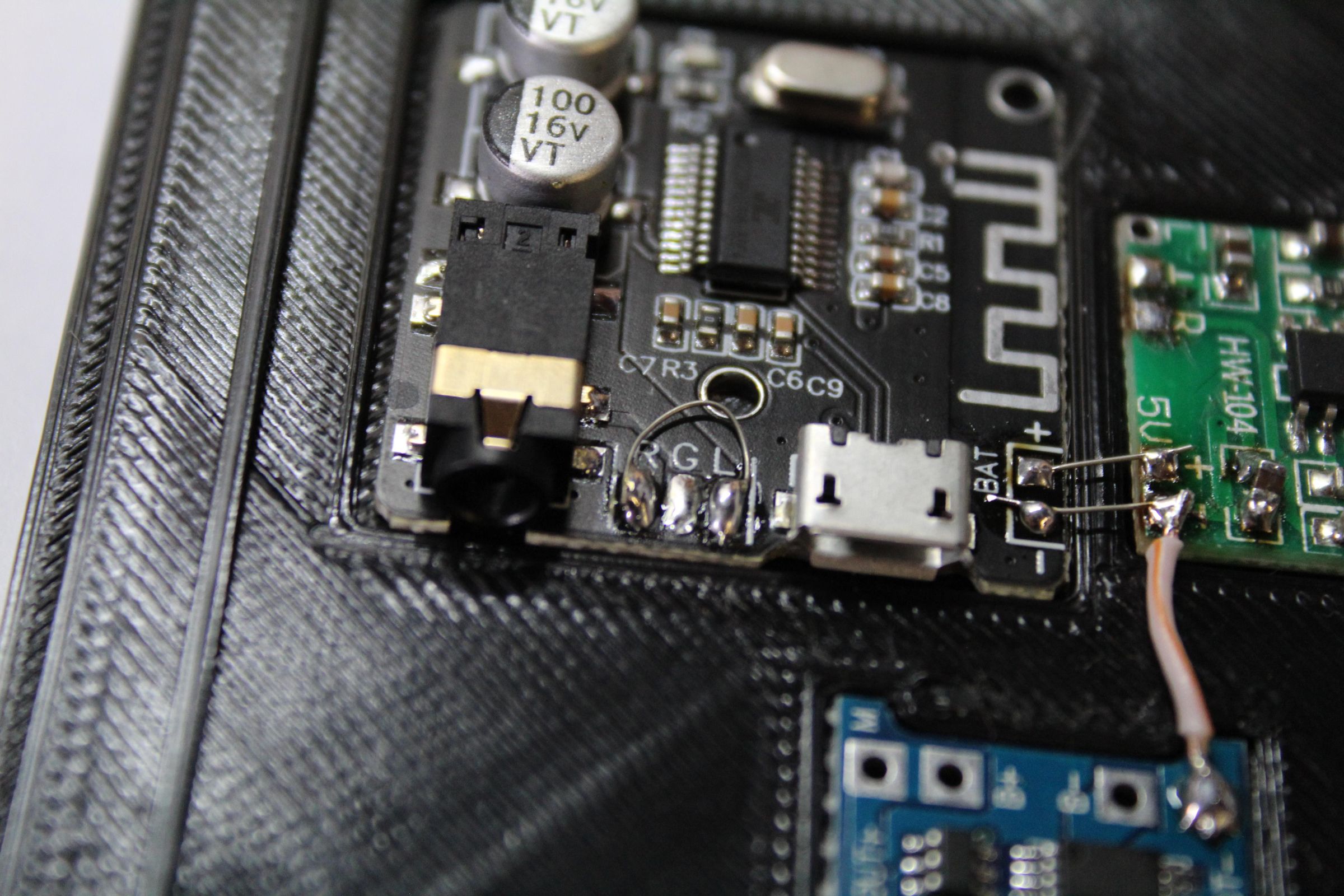 Retro Battery Powered Bluetooth Speaker : 10 Steps (with Pictures ...