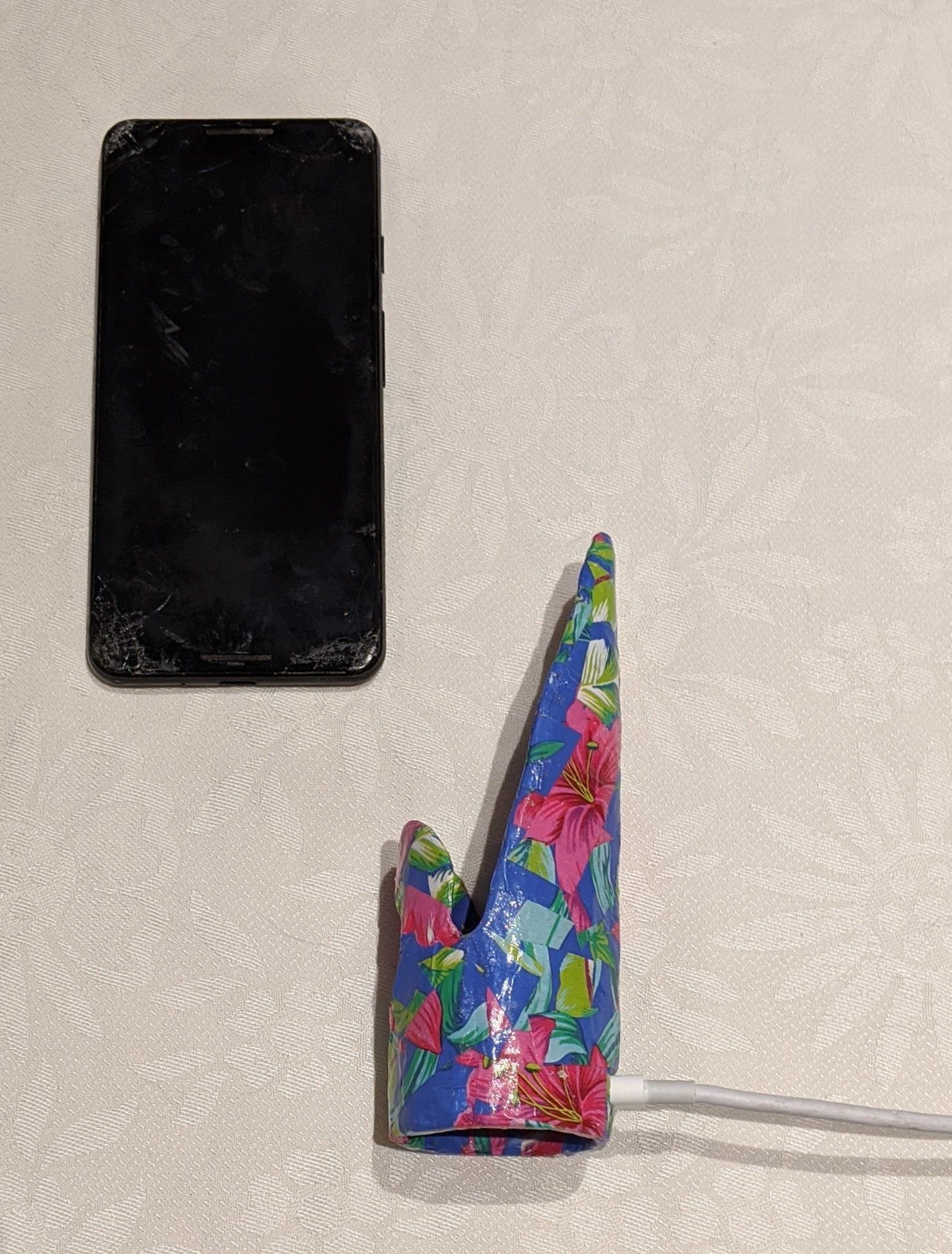 Tiny Upcycled Smartphone Stand : 9 Steps (with Pictures) - Instructables