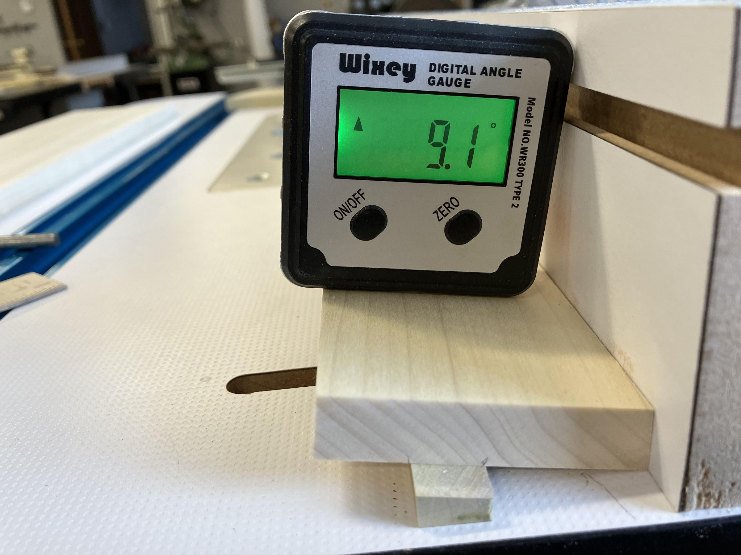 Specimen Box | Display Case : 6 Steps (with Pictures) - Instructables