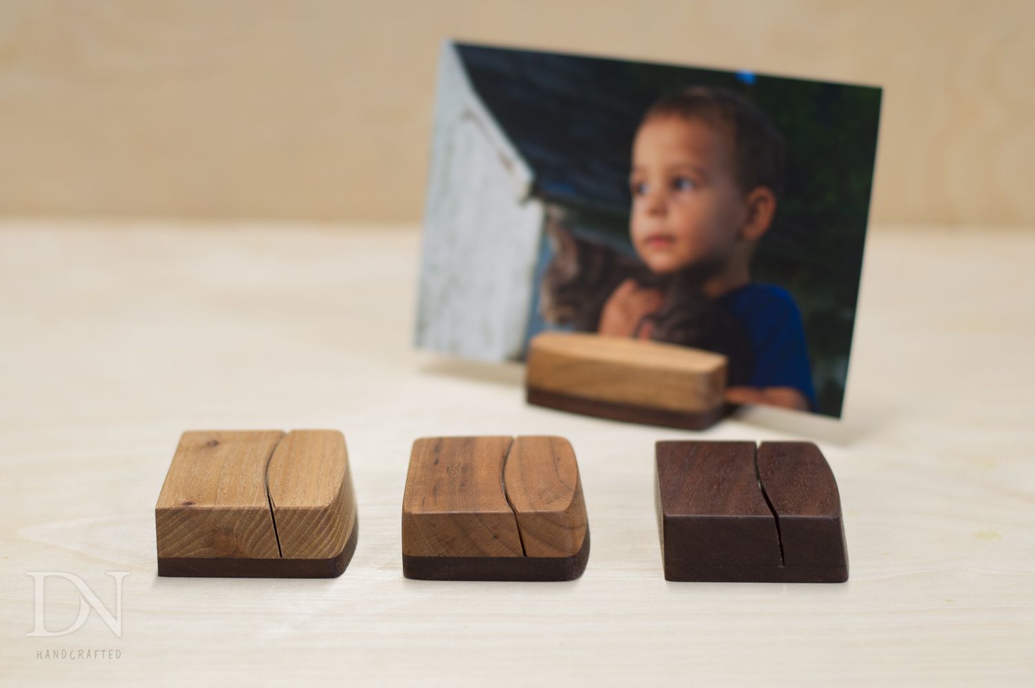 Card & Photo Display Stand : 17 Steps (with Pictures) - Instructables