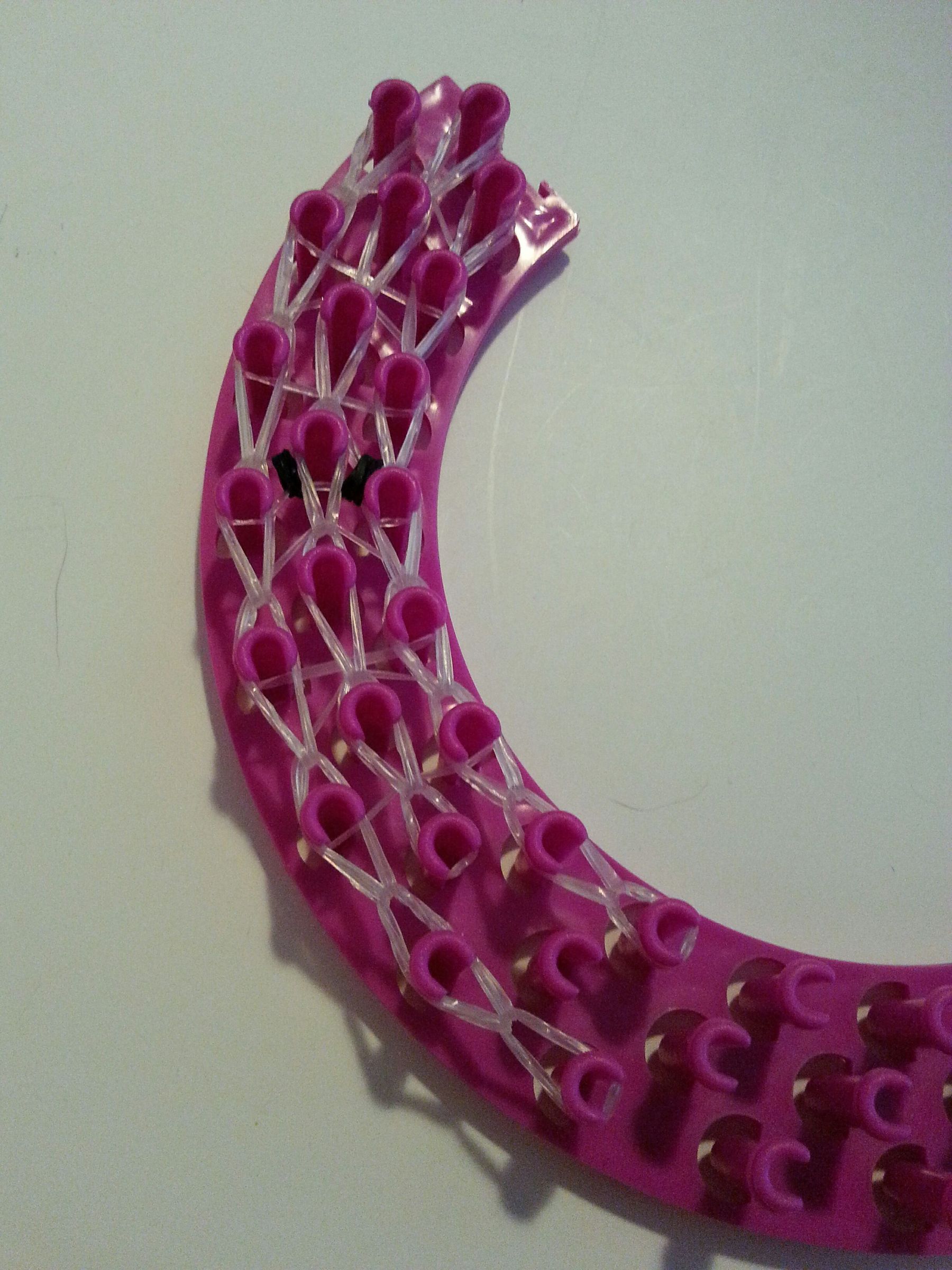 Rainbow Loom Ghost Charm : 10 Steps - Instructables
