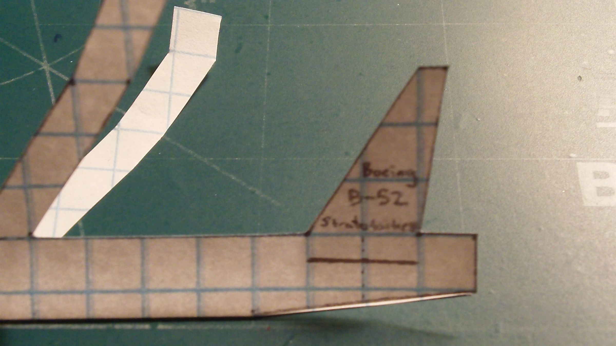 How to Make the Boeing B-52 Stratofortress Paper Airplane : 5 Steps ...