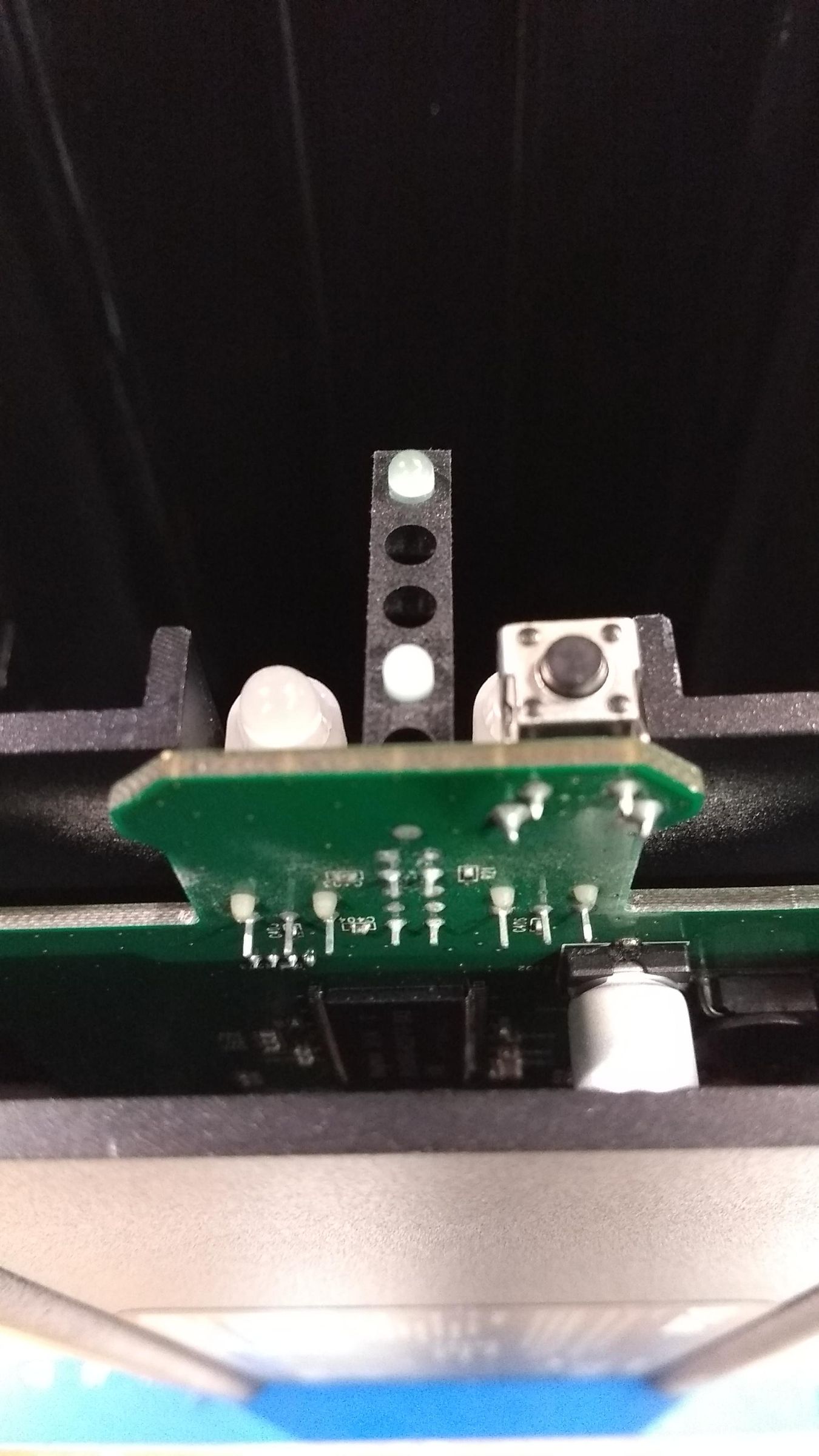 DNS-323 NAS Hard Disk STATUS LED Replacement : 5 Steps - Instructables