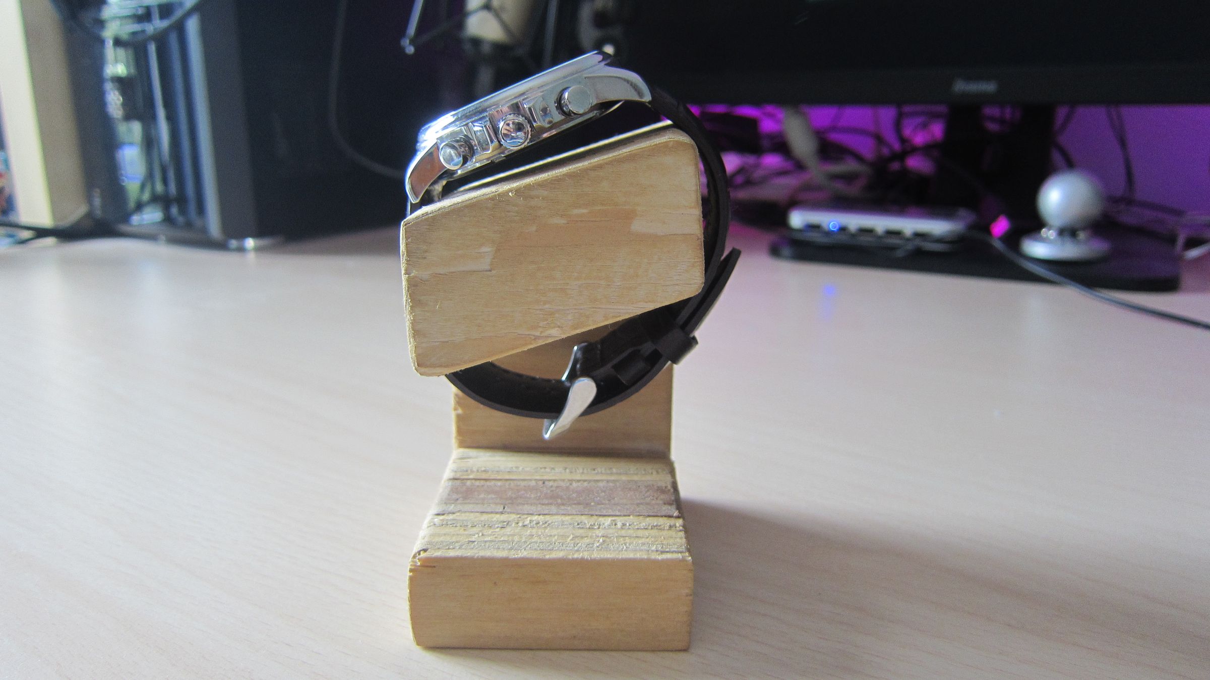 Plywood Watch Stand : 7 Steps (with Pictures) - Instructables