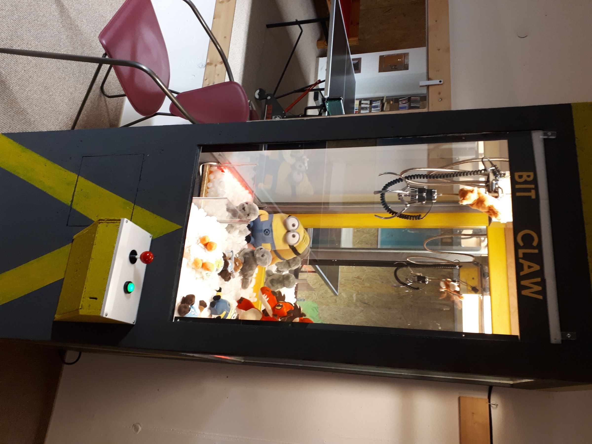 AWESOME HOMEMADE CLAW MACHINE : 5 Steps - Instructables