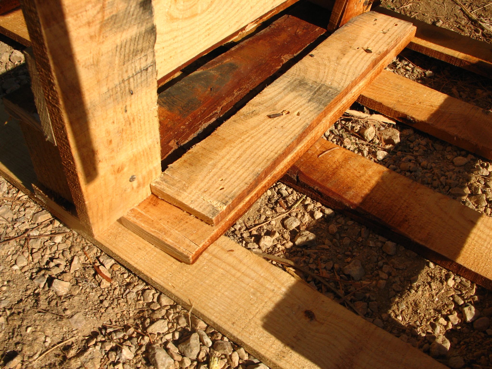 Single Pallet Chair : 5 Steps - Instructables