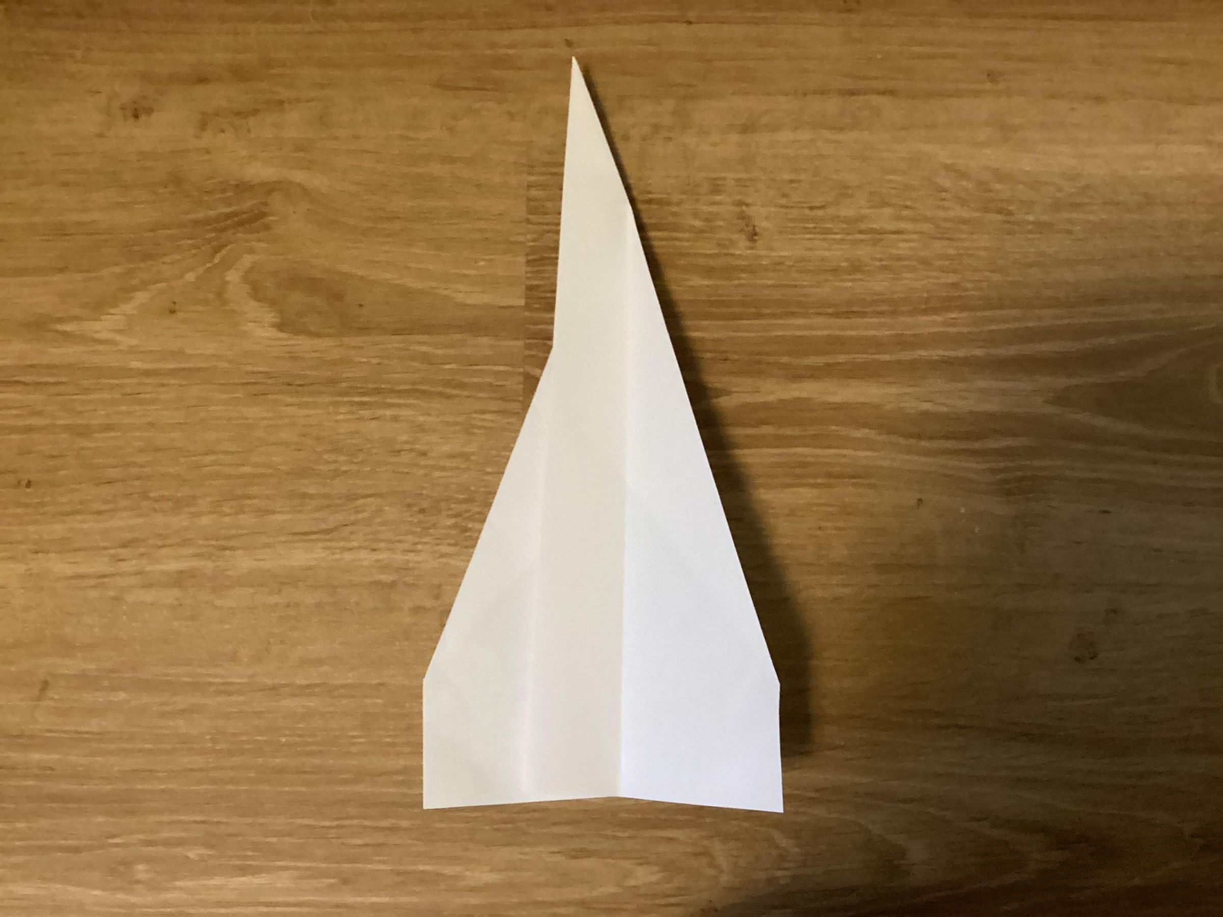 Simple Dart Paper Airplane : 8 Steps (with Pictures) - Instructables