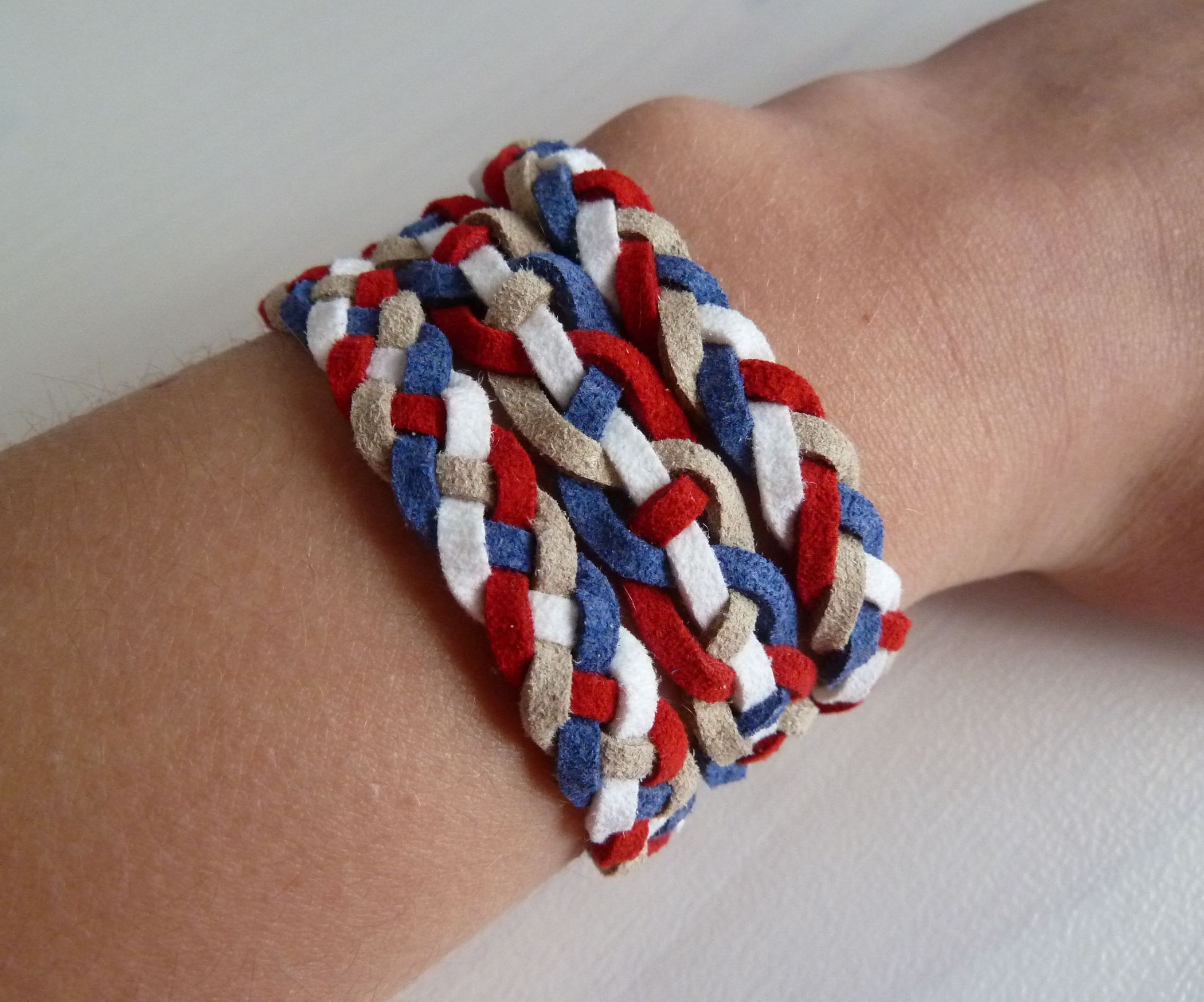 Four Strands Braided Bracelets : 8 Steps (with Pictures) - Instructables