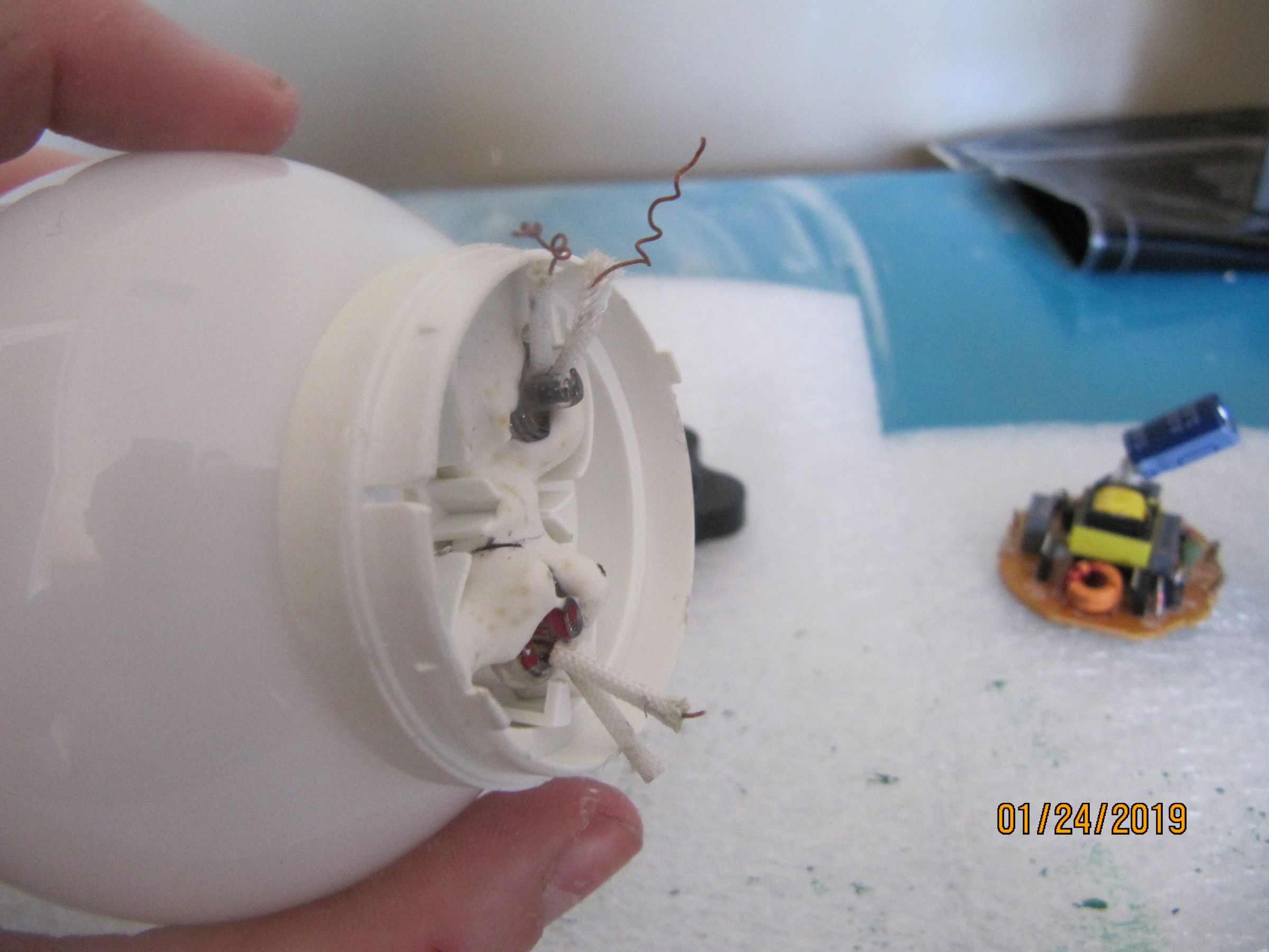 THE Light Bulb Hide Away : 5 Steps - Instructables