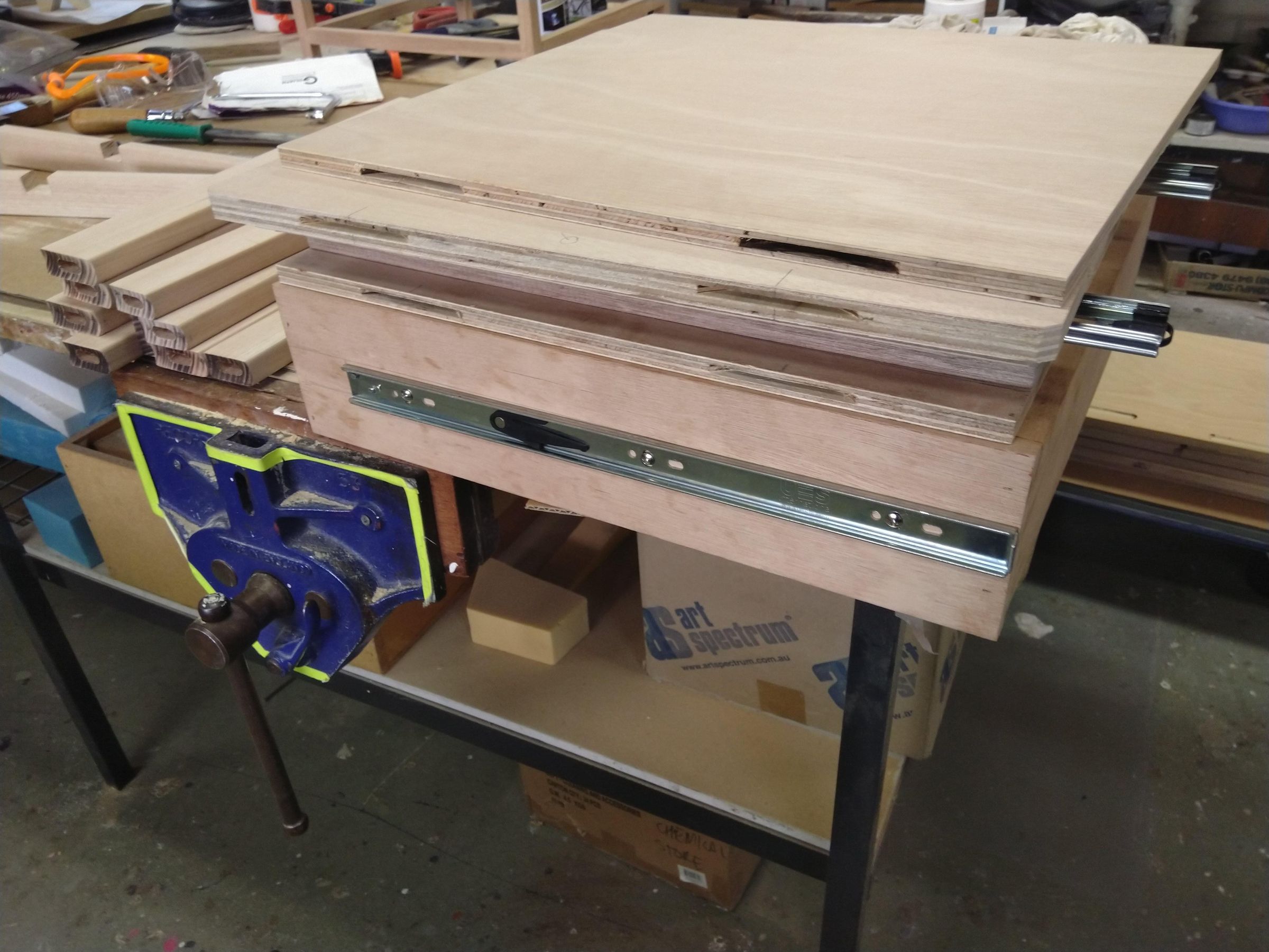 Mobile Folding Craft Station : 15 Steps (with Pictures) - Instructables