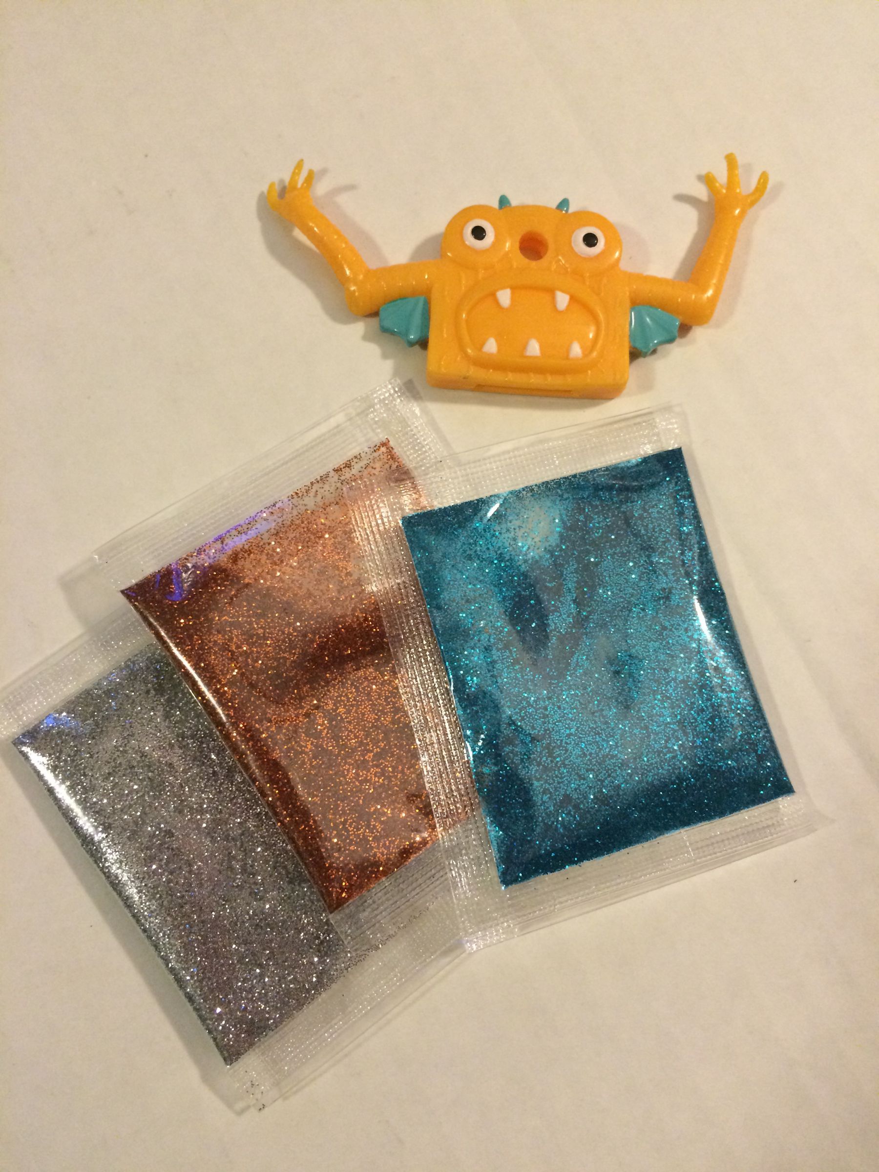 GLITTER MONSTER Necklaces! : 14 Steps - Instructables