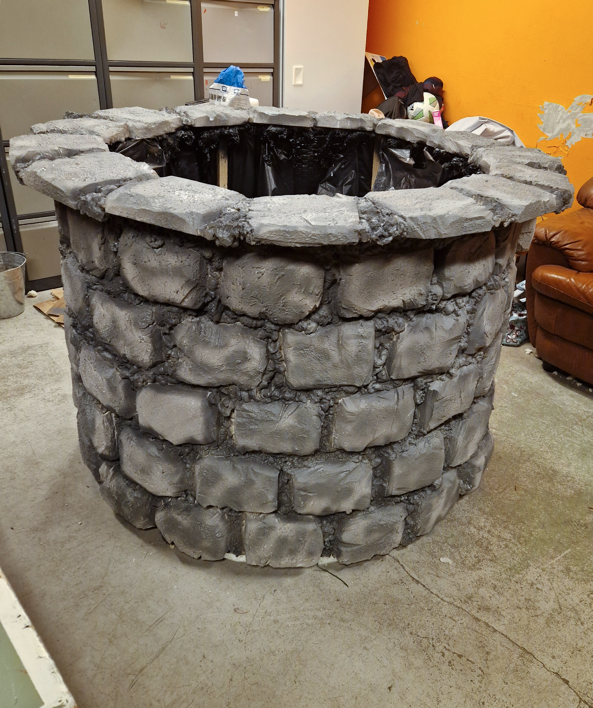 DIY Creepy Faux Well (Lightweight and Dismantlable) : 14 Steps (with ...