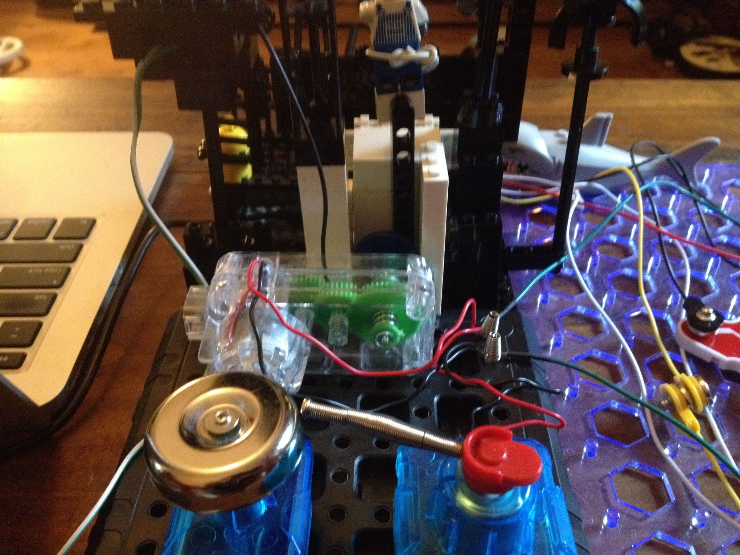 Twitter Monitoring Toy Built With LEGO & Arduino : 6 Steps - Instructables