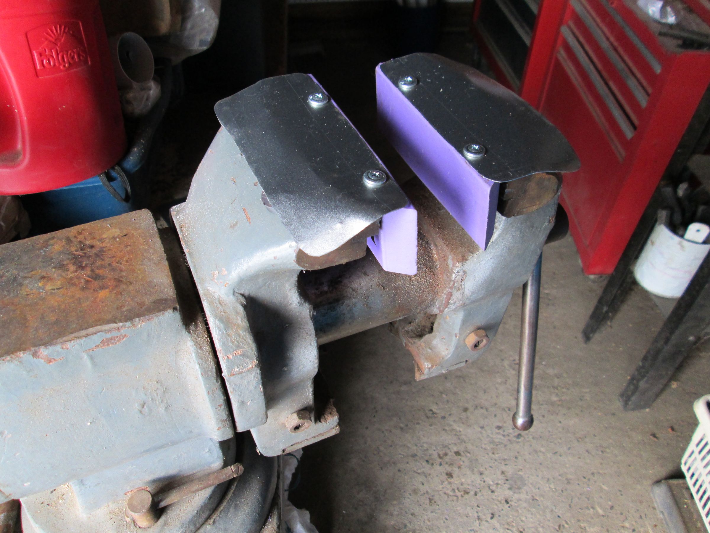 Magnetic Rubber Jaws for a Vise : 8 Steps (with Pictures) - Instructables