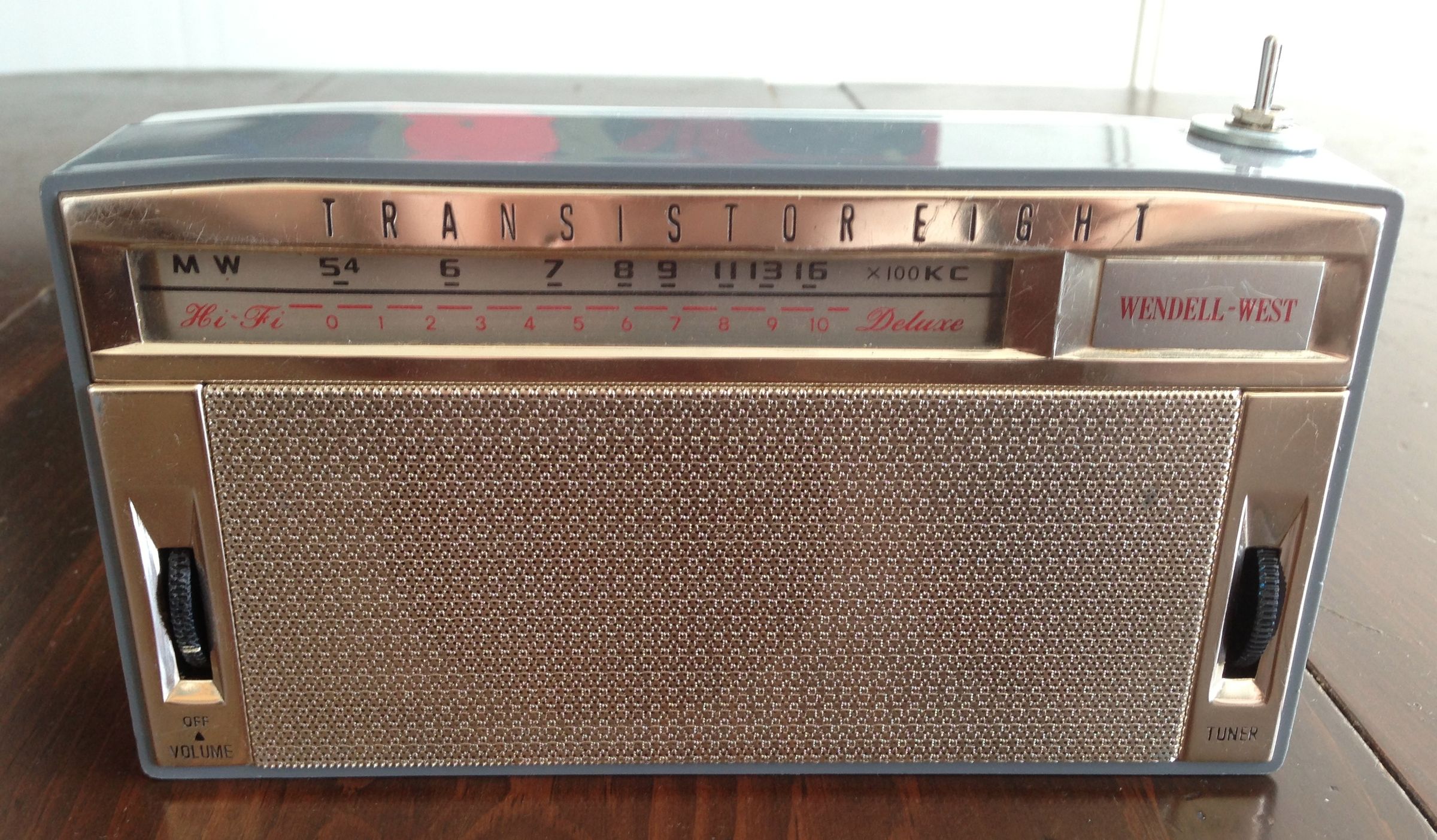Arduino Music Box Inside a Vintage Transistor Radio - Instructables