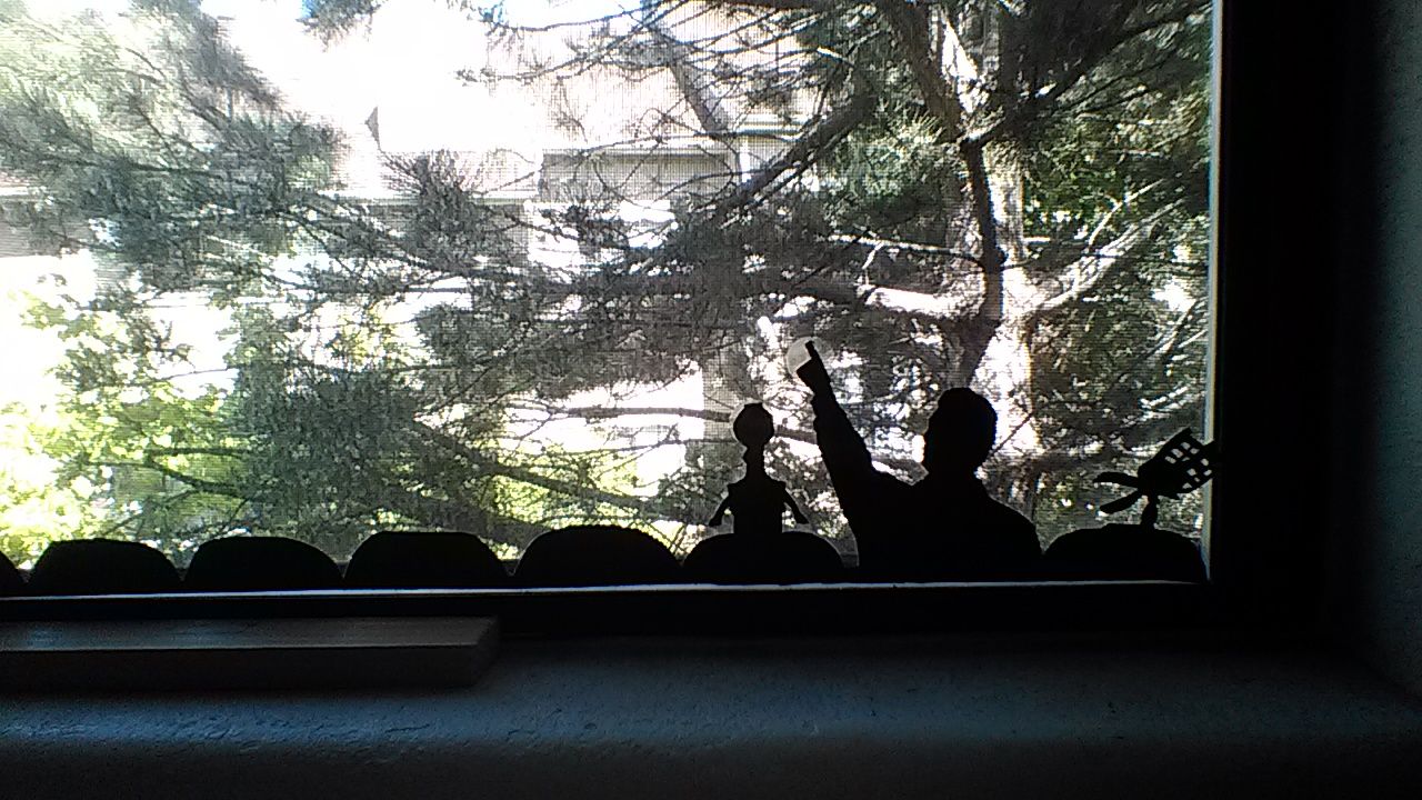 MST3k Tribute Window Shadow : 5 Steps - Instructables