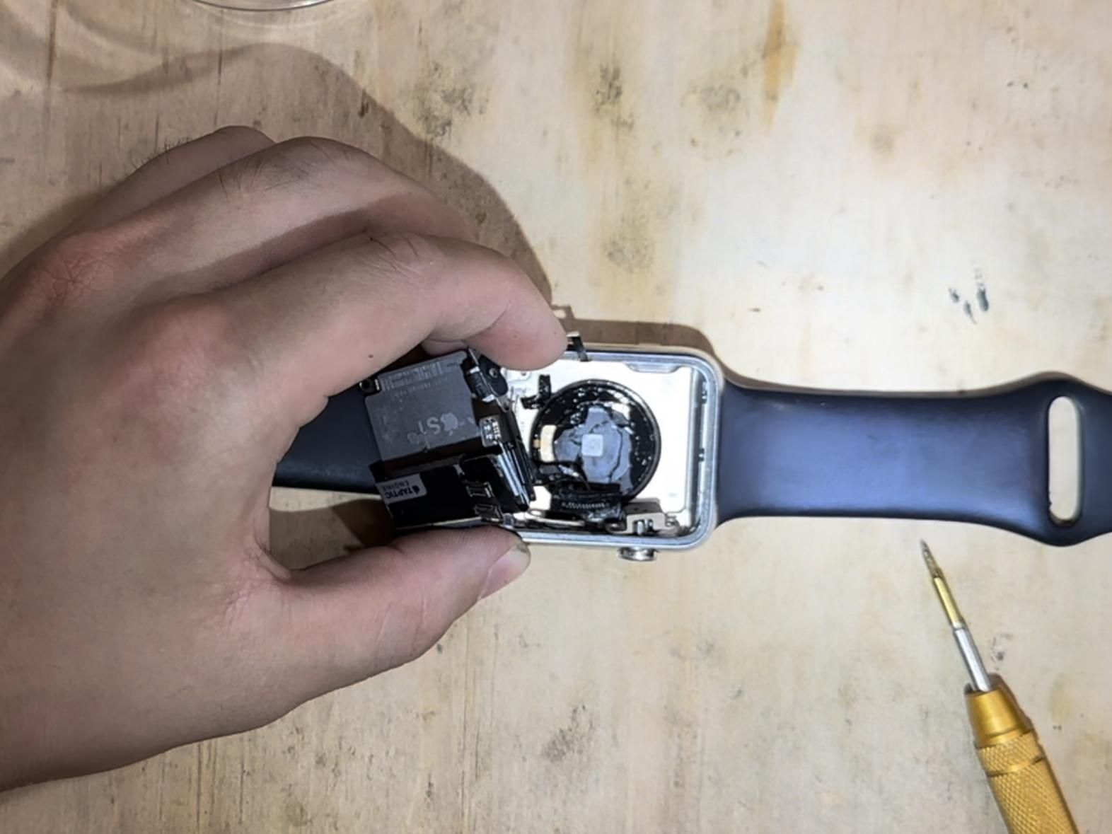 Mechanical Apple Watch From Real E-Waste Apple Watch : 46 Steps (with ...