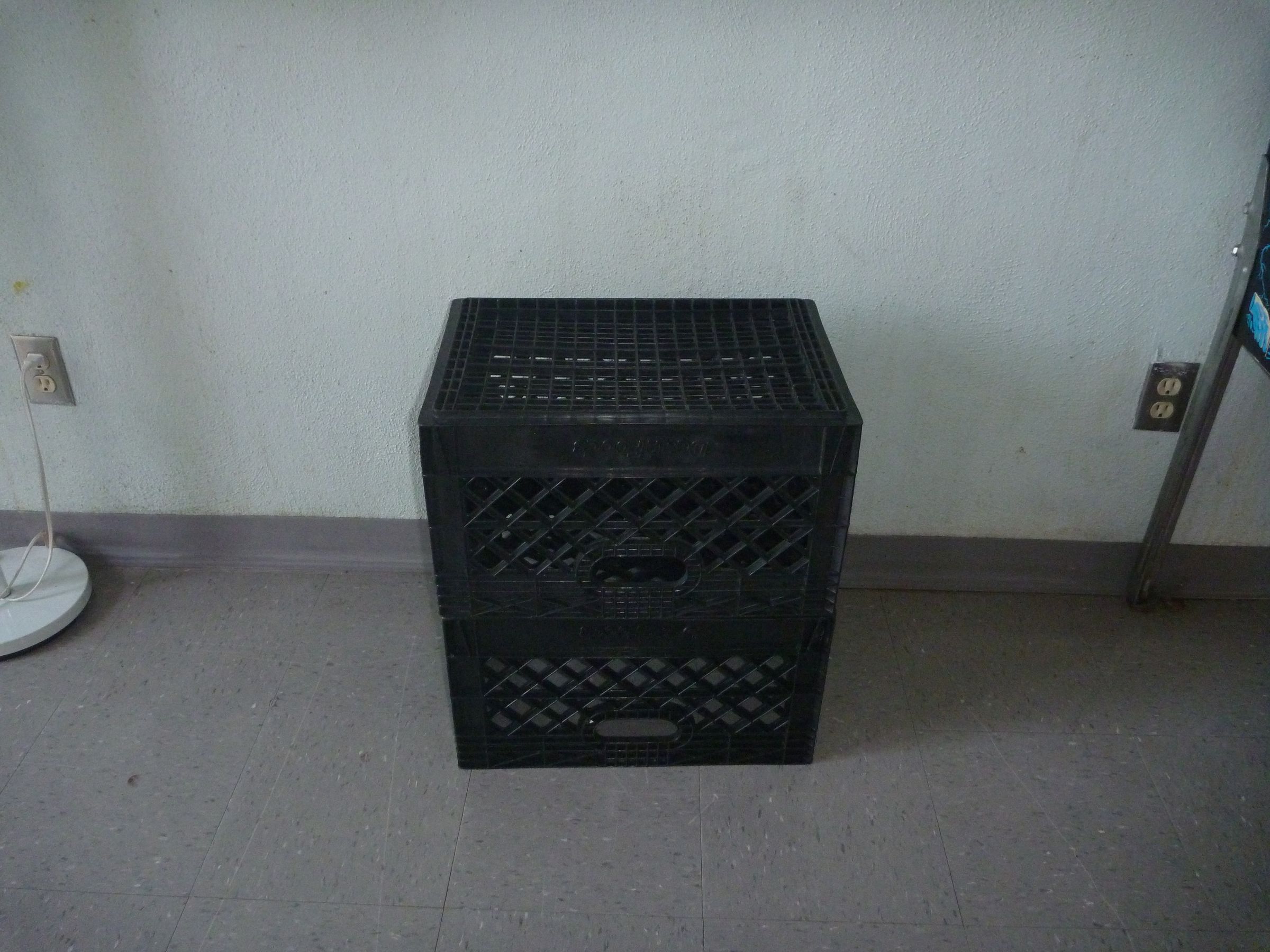 Modular Milk Crate Couch : 4 Steps (with Pictures) - Instructables