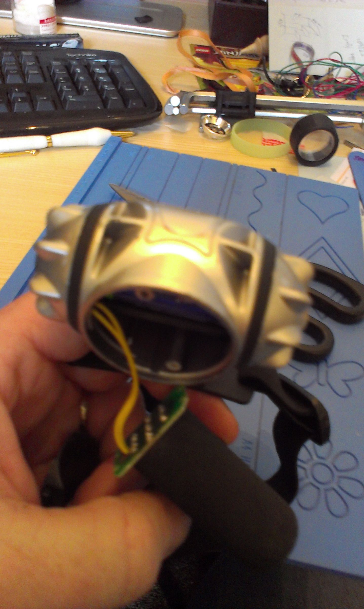 Light Spectrometer From a "battery Powered" Head Inspection Lamp : 11 ...