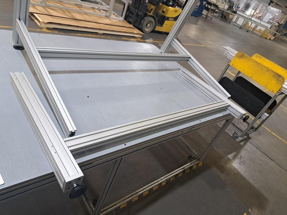 How to Build a T-Slot Aluminum Workstation Desk With a Light and ...