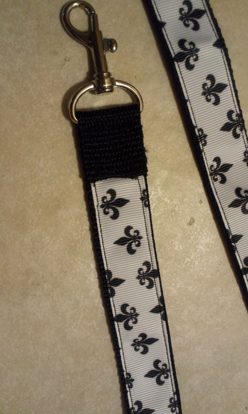 Great Quality and Super Easy Leash (2 Easy Step!) (with Pictures ...