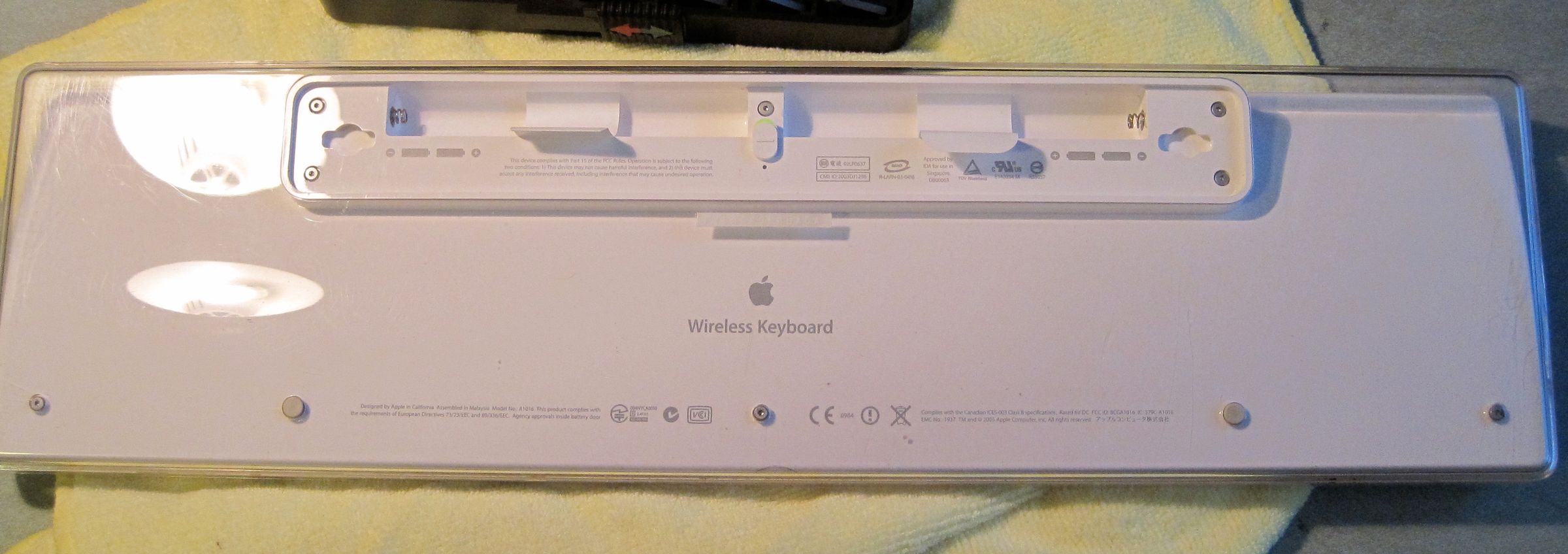 Deep Clean Your Apple Keyboard So It Looks Pristine : 9 Steps ...