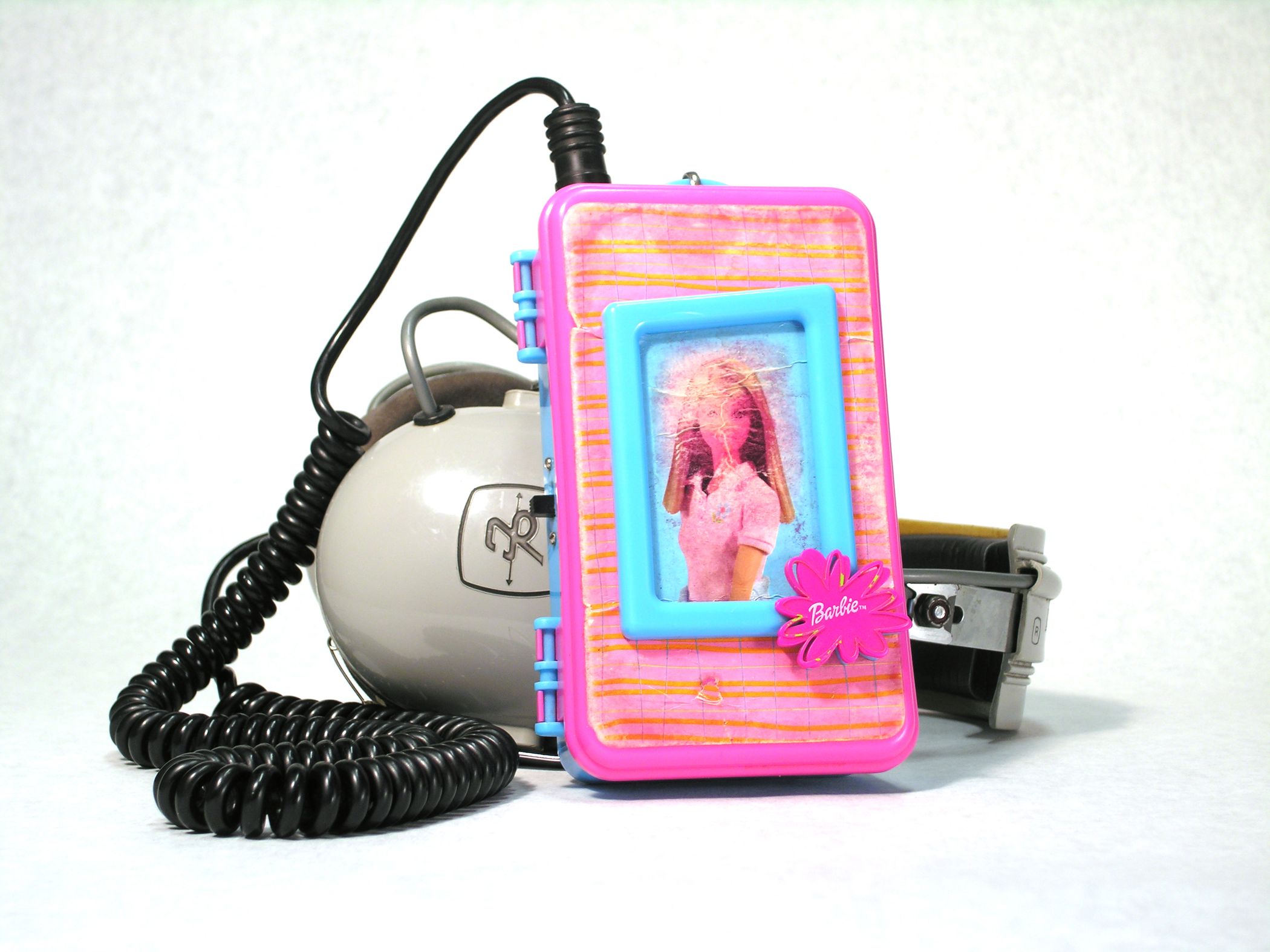 The Barbie Box: a Camouflaged Case/ Boom Box for Your Mp3 Player : 4 ...
