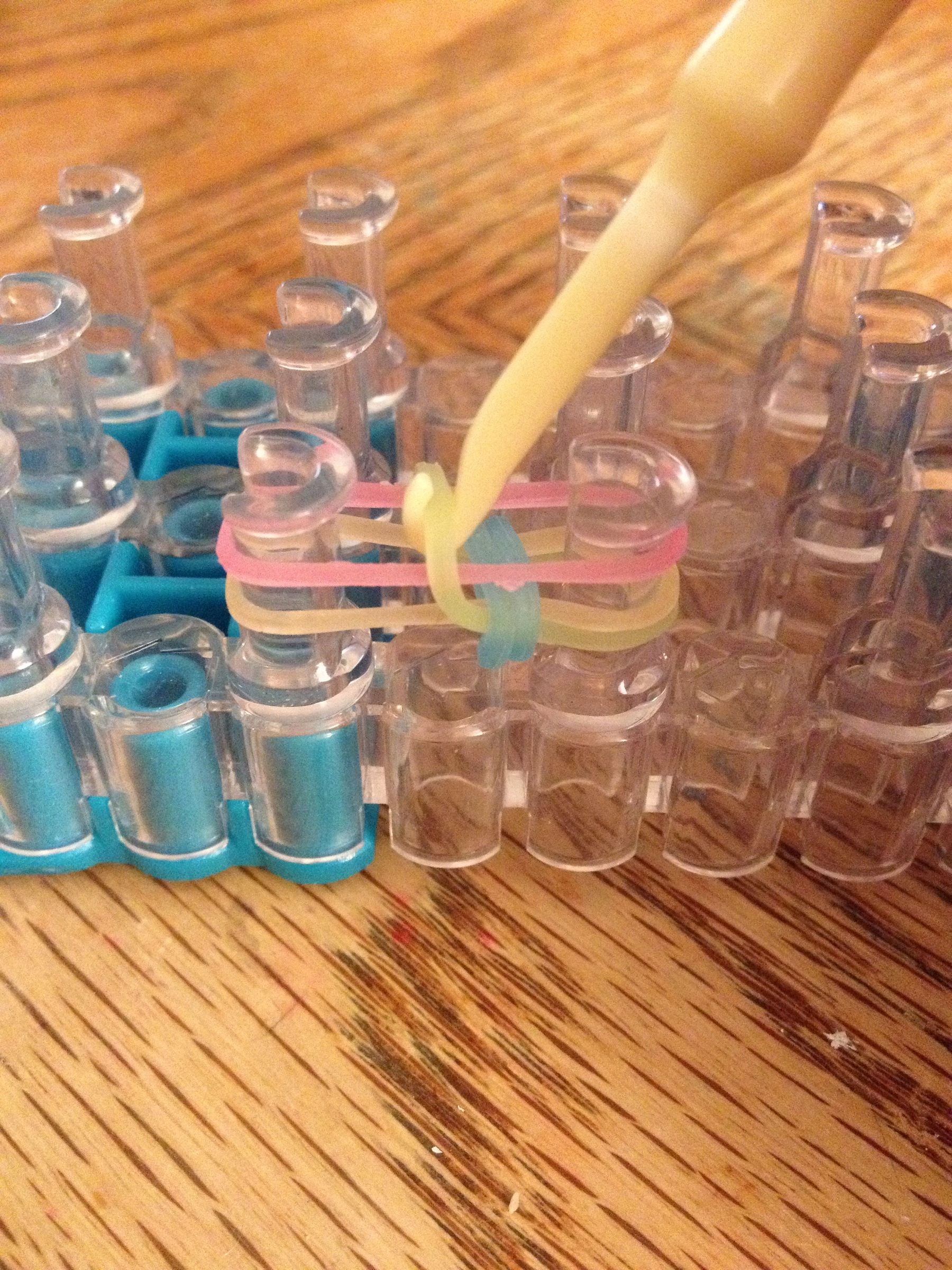 Rainbow Loom Fishtail : 13 Steps - Instructables