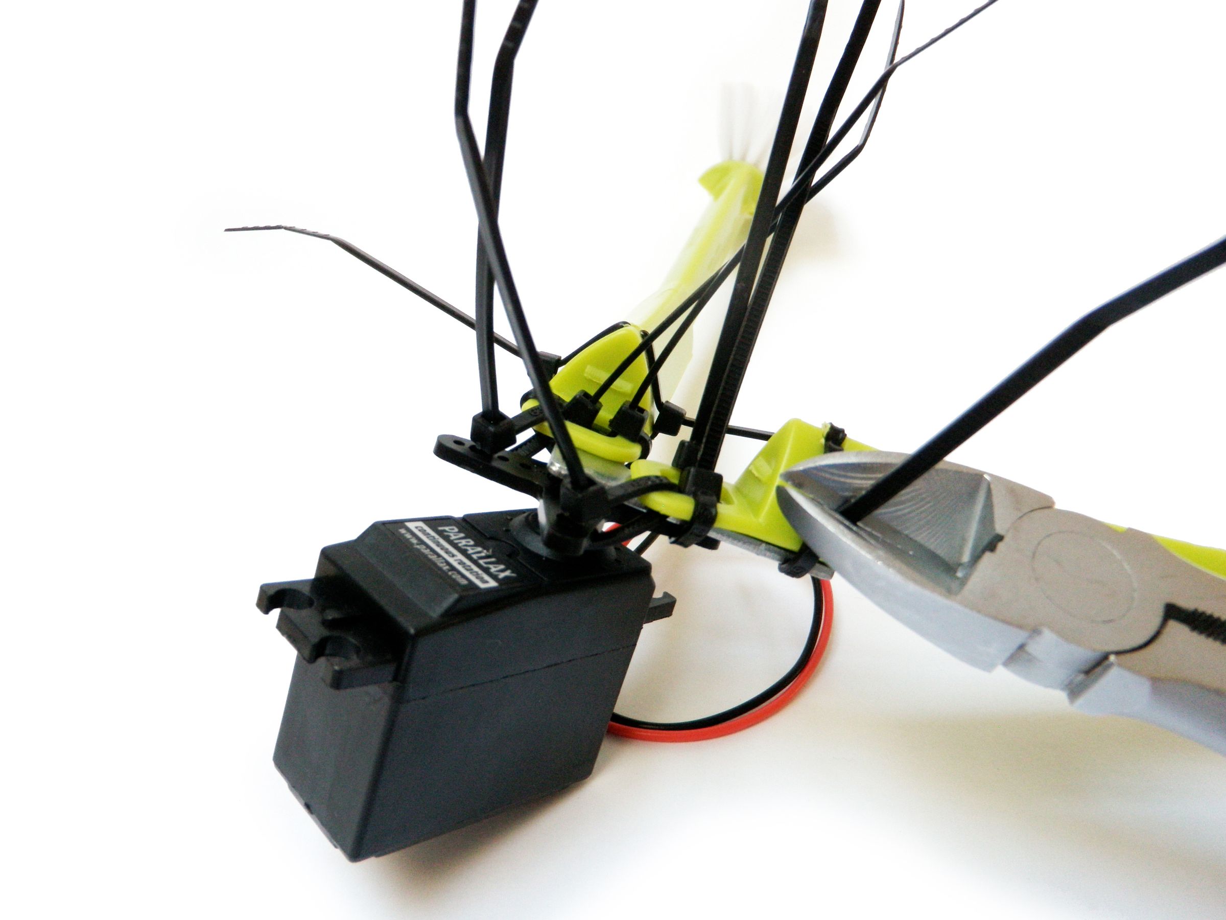 Simple Bots: Skitter : 20 Steps (with Pictures) - Instructables