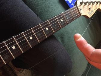 How to Change Guitar Strings on a Electric Guitar : 7 Steps (with ...
