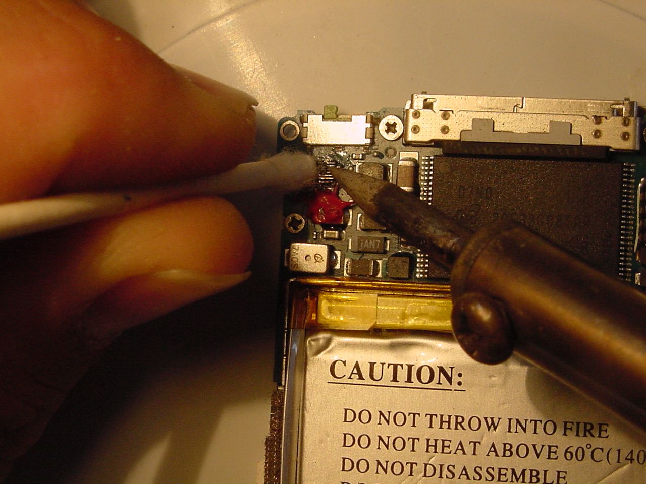 Busted Ipod Click Wheel Connector Fix : 4 Steps - Instructables