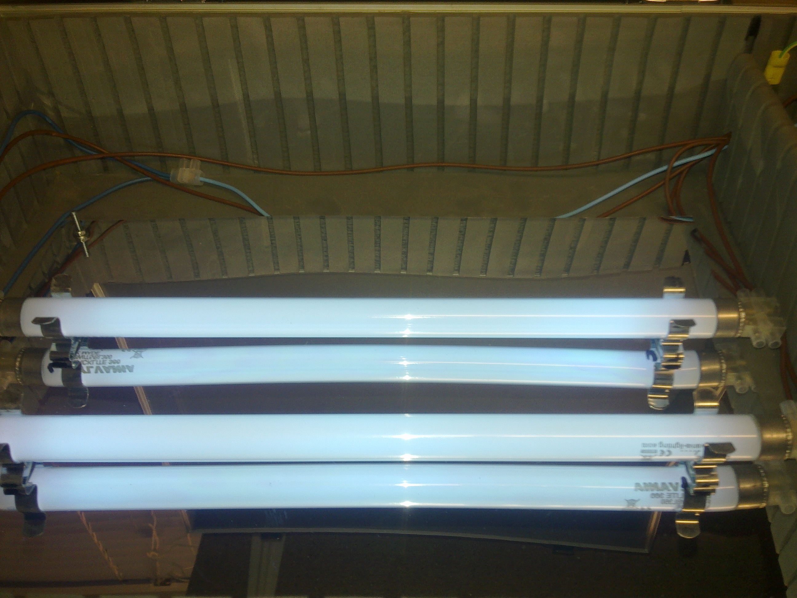 Simple UV Lightbox for PCBs : 14 Steps (with Pictures) - Instructables