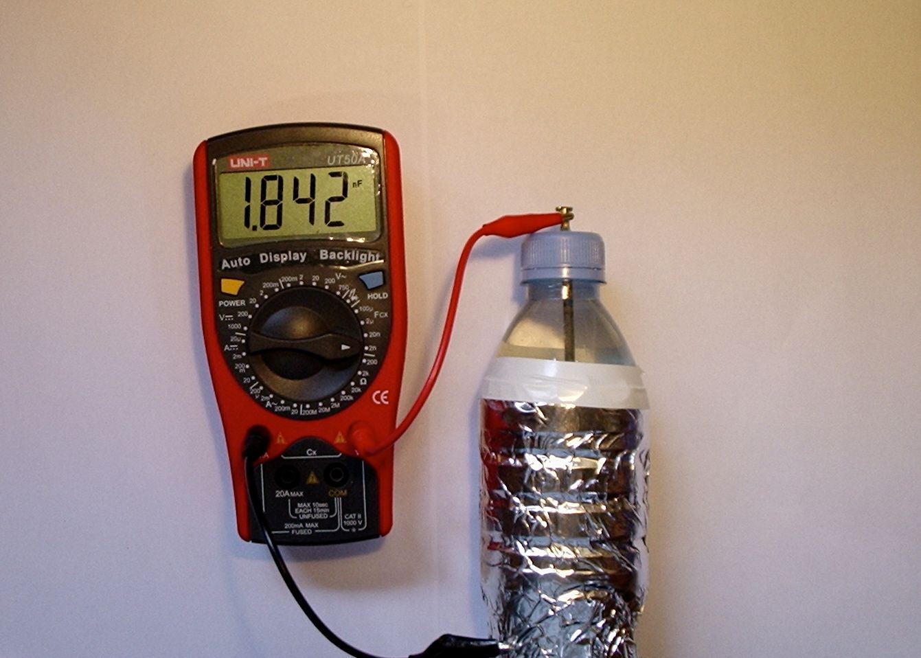 Make a Water Bottle Capacitor : 11 Steps - Instructables