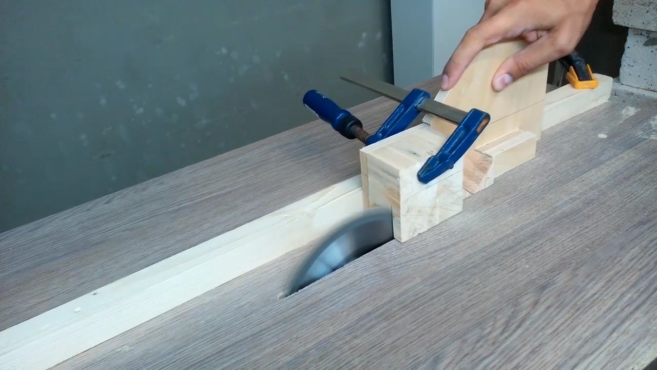 A Clock From Pallet Wood Blocks : 7 Steps (with Pictures) - Instructables