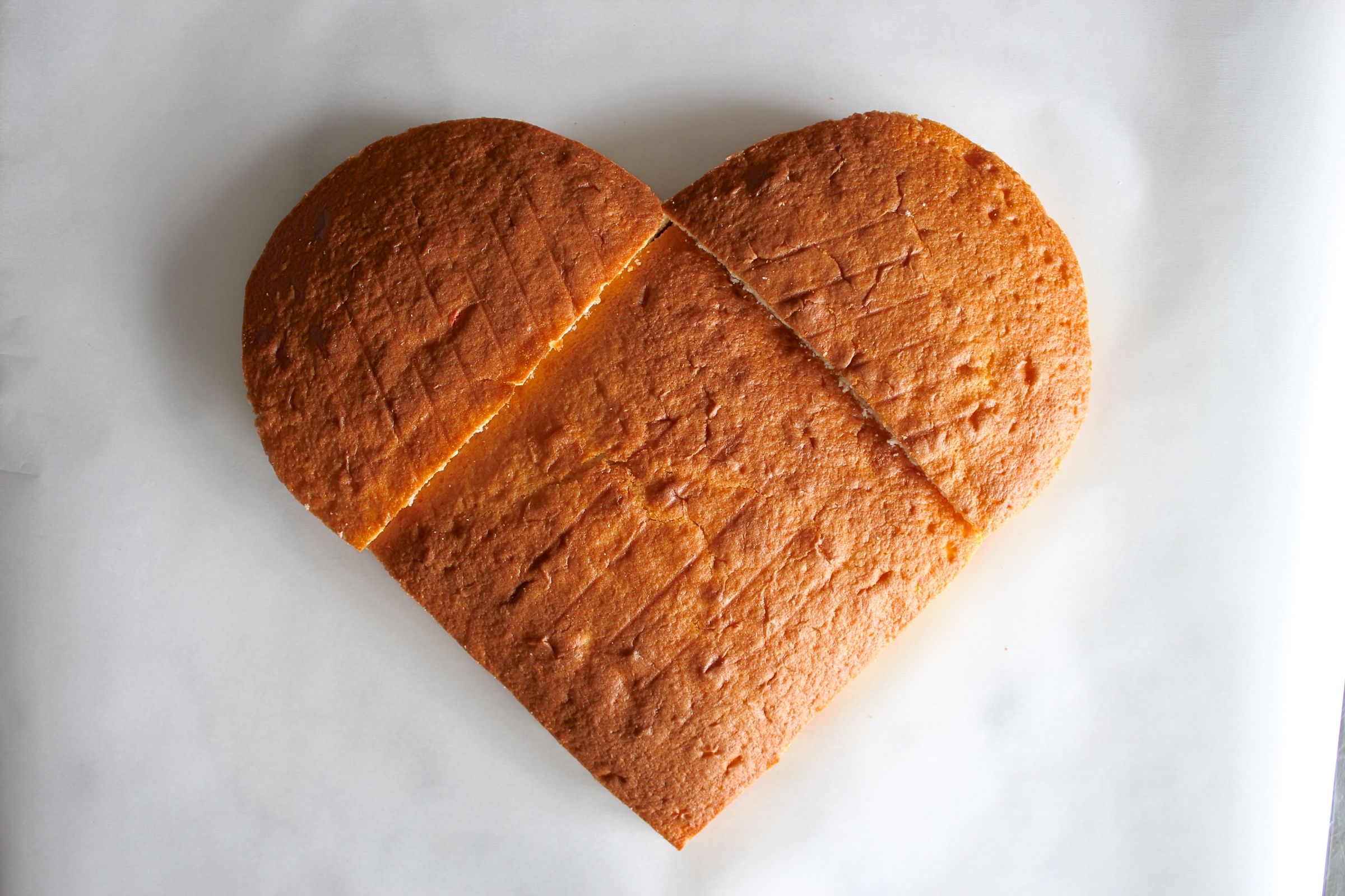 How to Make a Heart Cake : 6 Steps (with Pictures) - Instructables