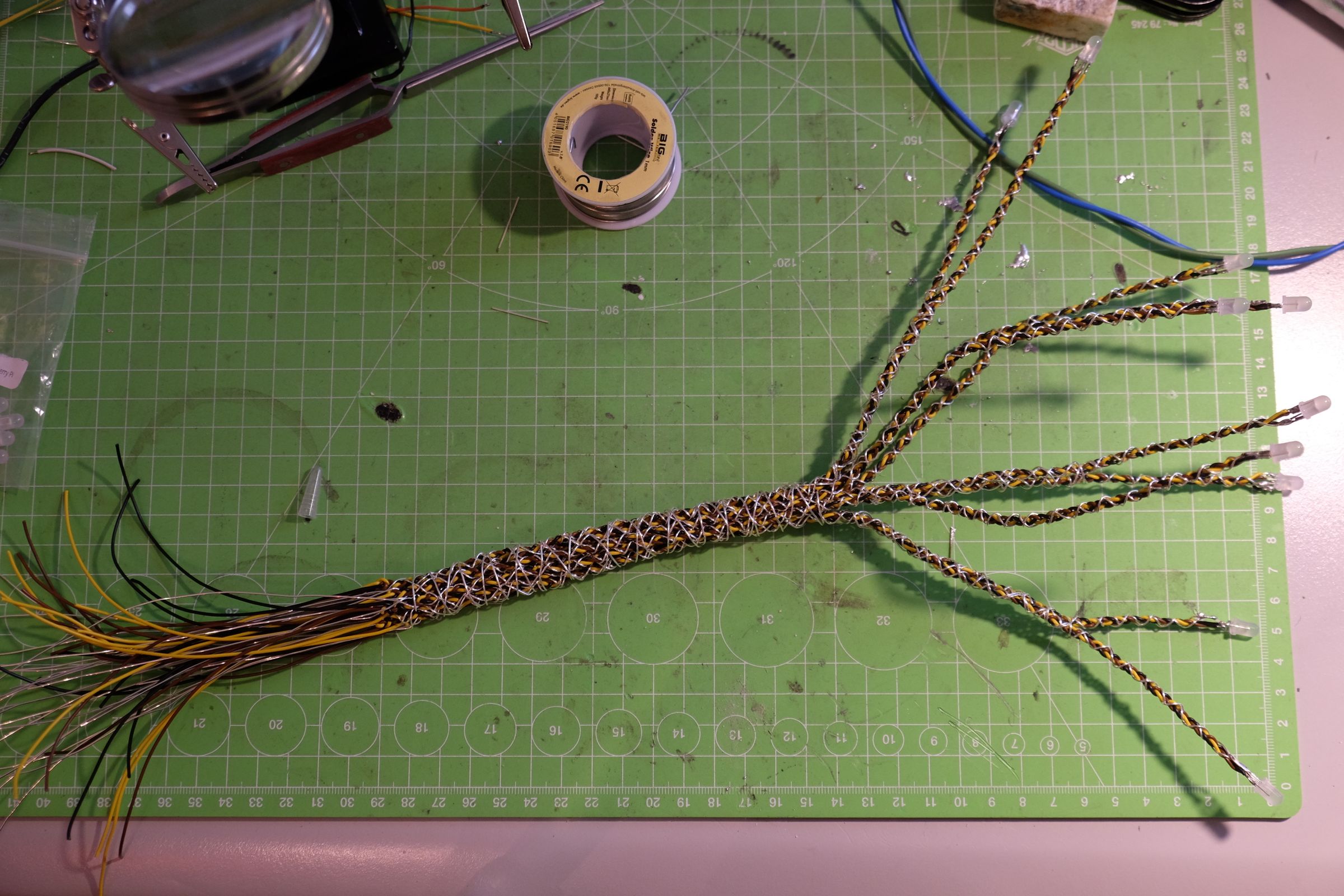 RGB-LED Wire Tree : 9 Steps (with Pictures) - Instructables