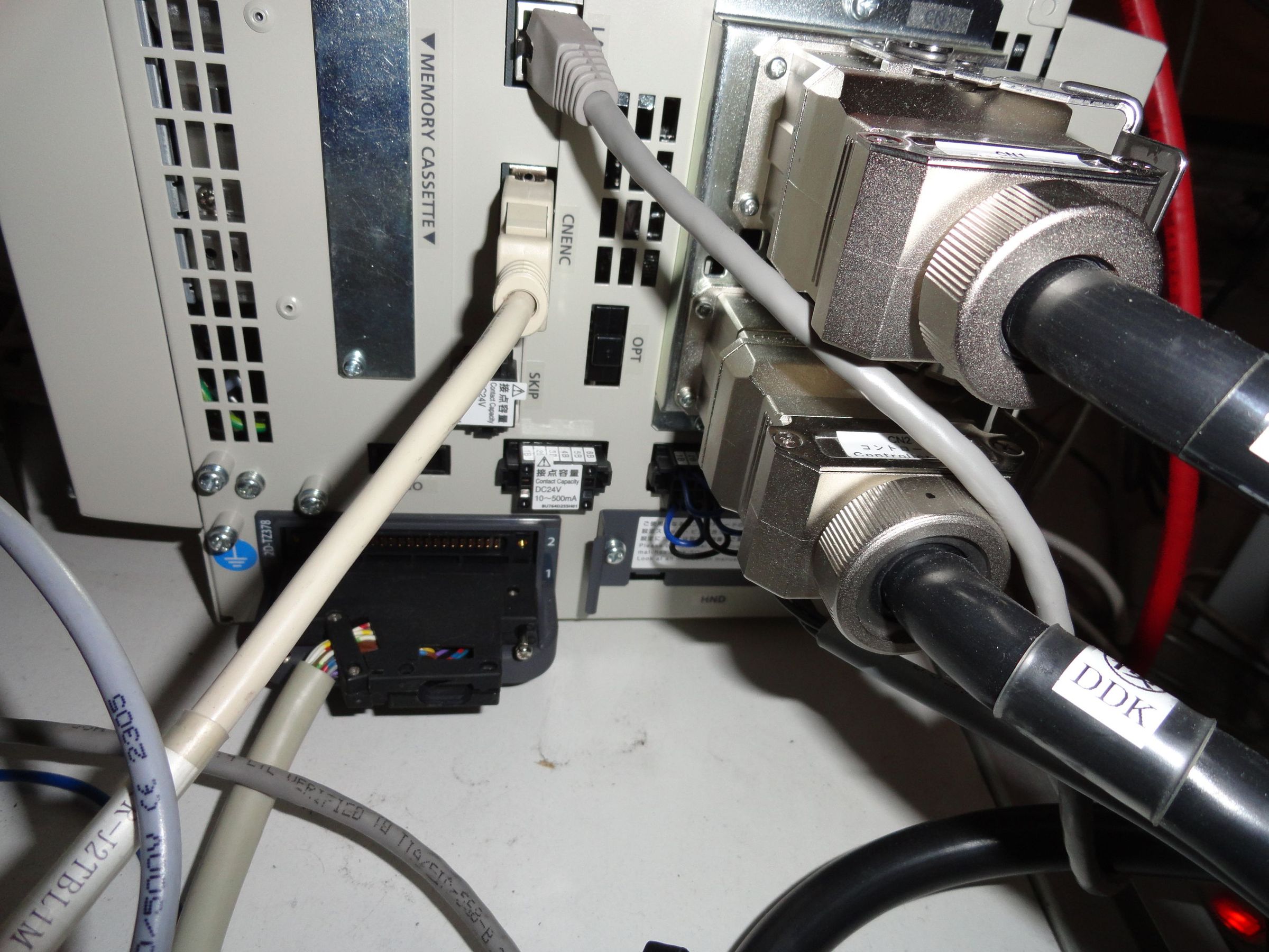 Robotic Arm With Conveyor, Able to Assembly Work Pieces Underway : 9 ...