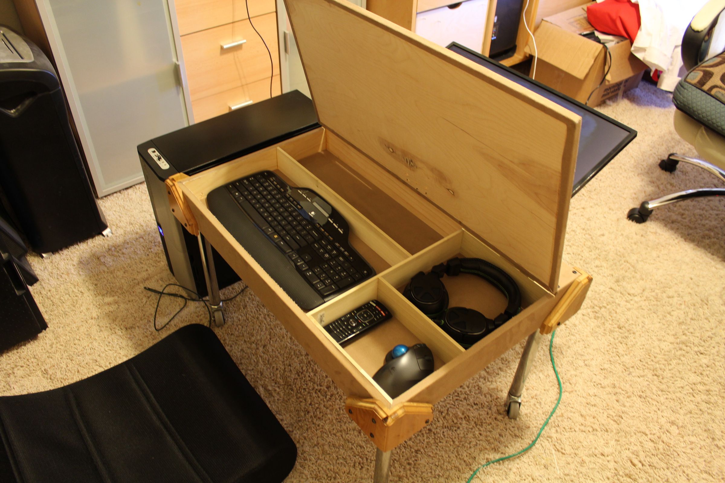 Small Gaming PC Desk : 6 Steps - Instructables