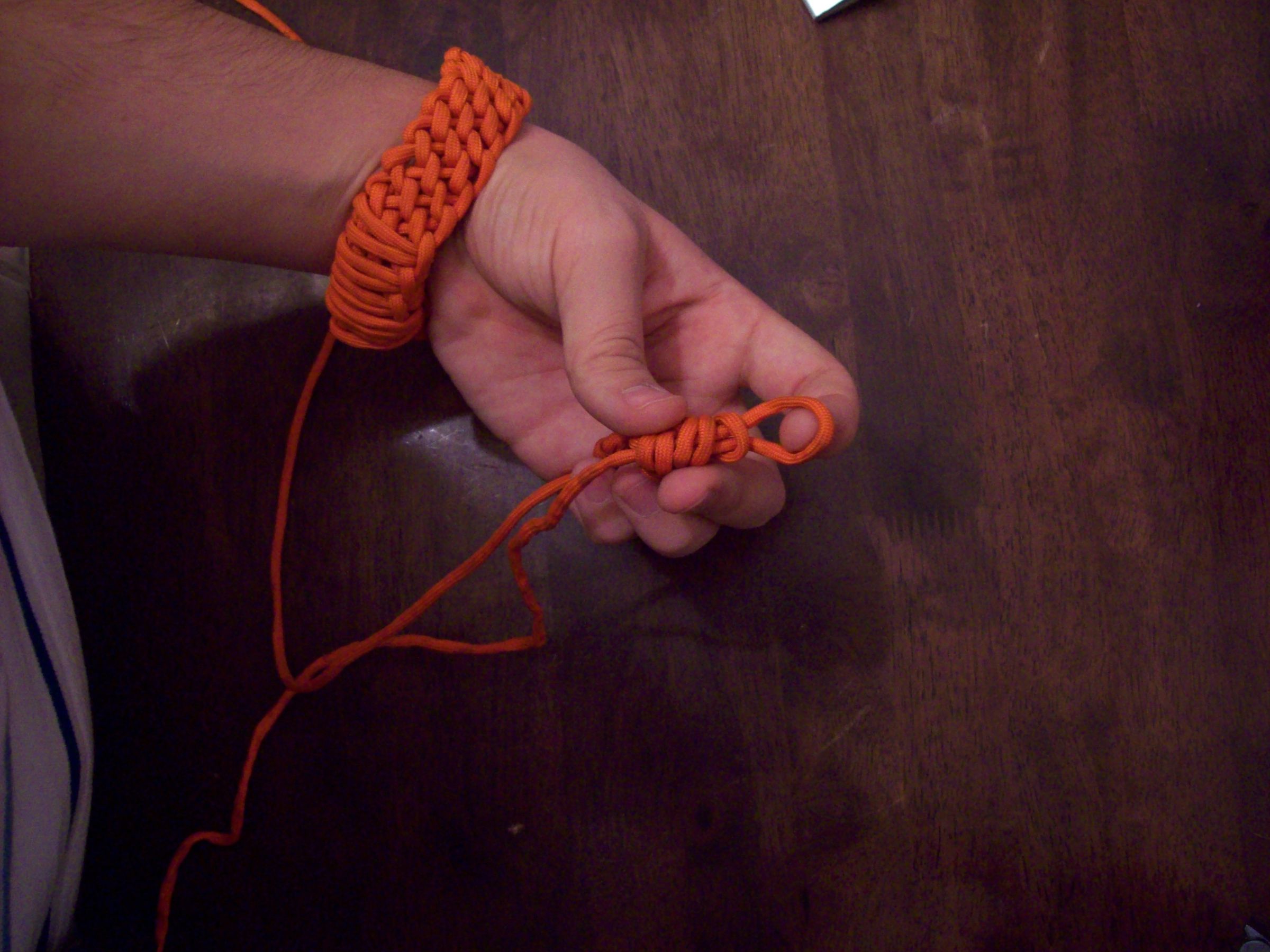 Paracord Rock Sling : 5 Steps - Instructables