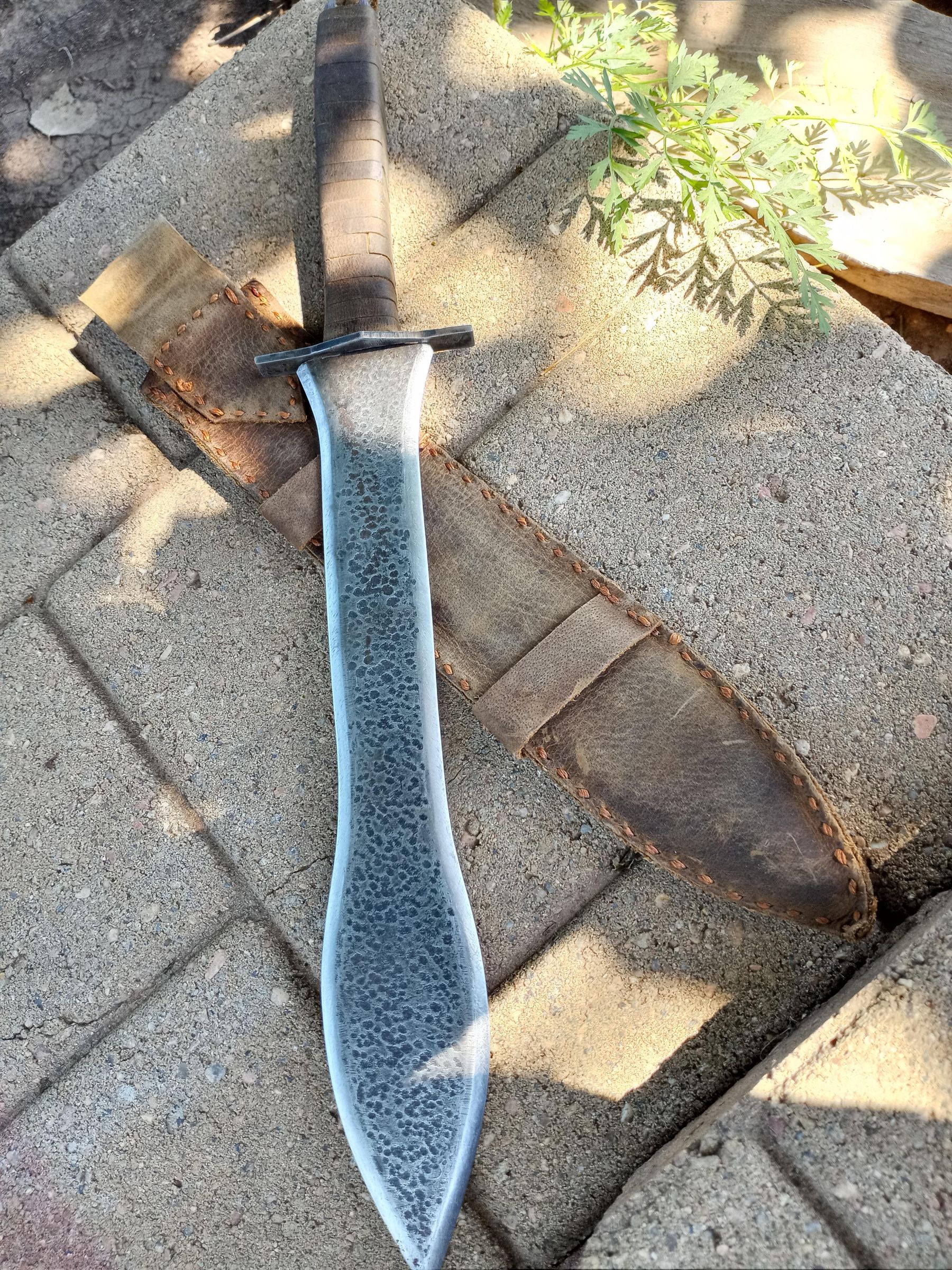 Hammered Steel Leaf-Bladed Knife : 10 Steps (with Pictures) - Instructables