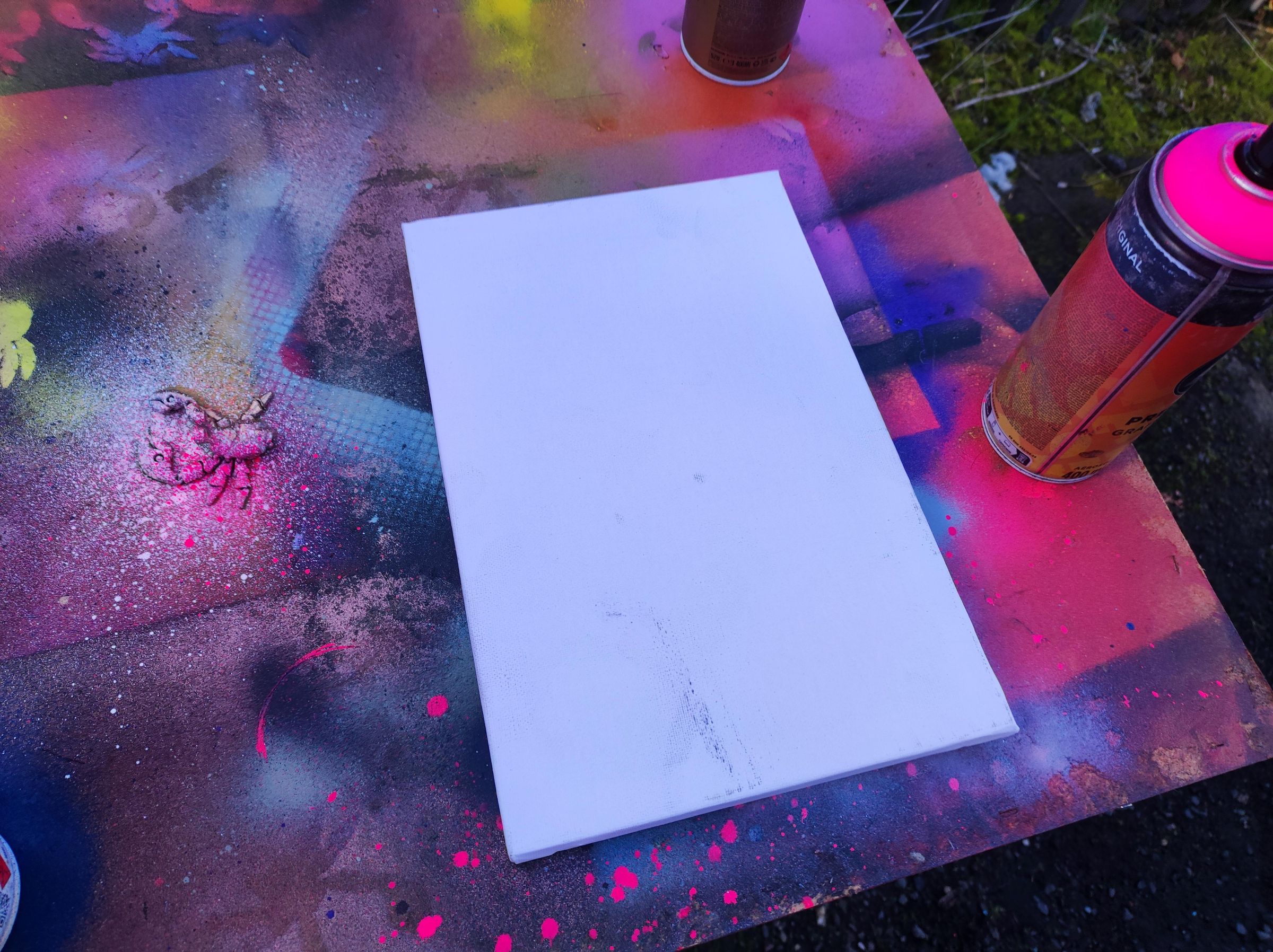 Incredibly Easy Abstract Art Using a VHS Tape : 4 Steps (with Pictures) - Instructables