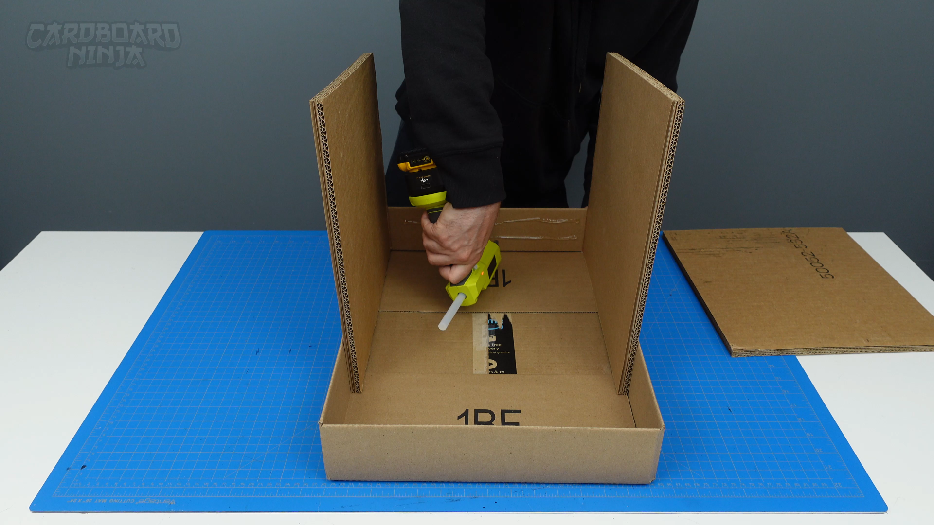 Modern Cardboard Pet House for Cats 🐱 : 11 Steps (with Pictures ...