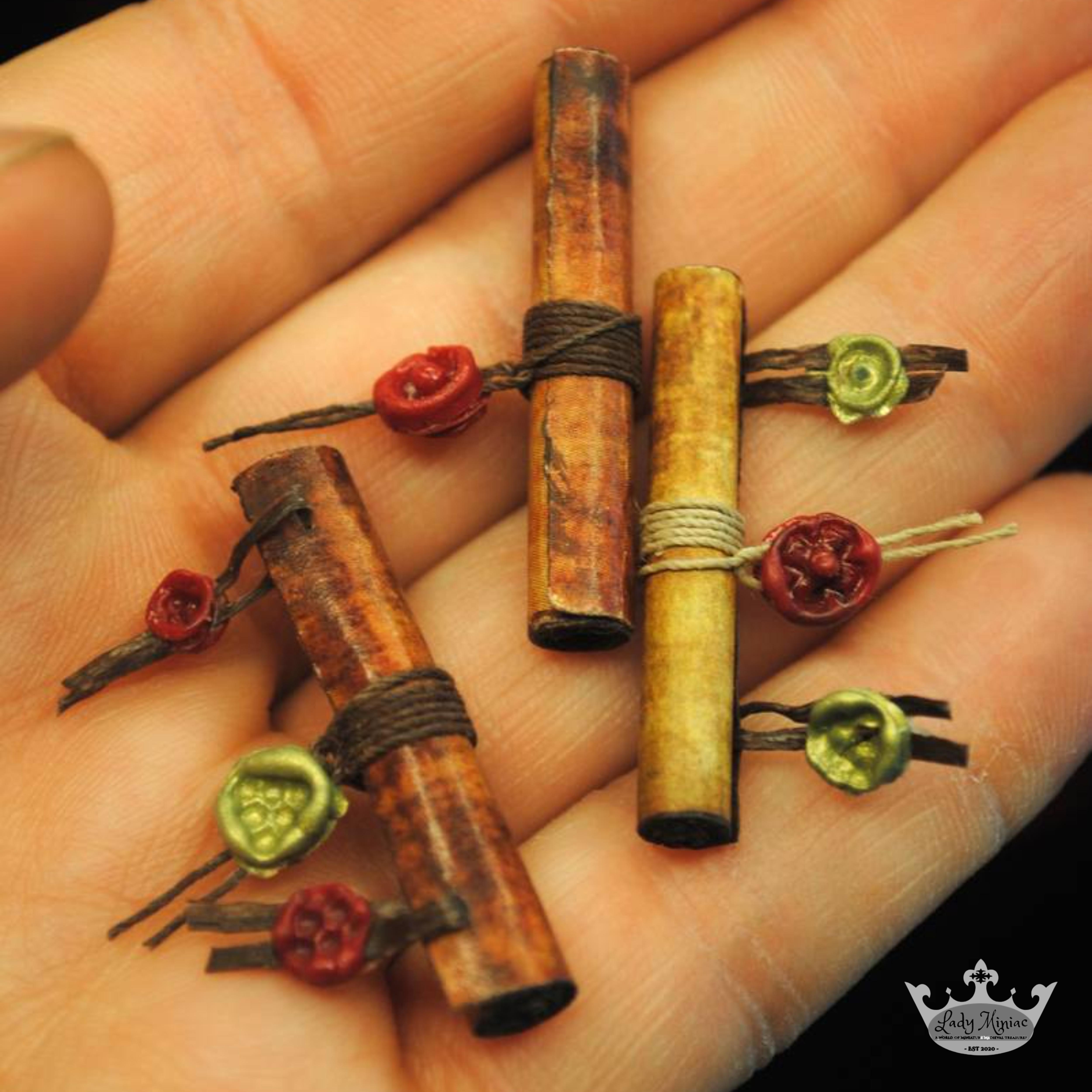 📜 DIY Mini Medieval Manuscript Scrolls - With Wax Seals and Illuminated ...