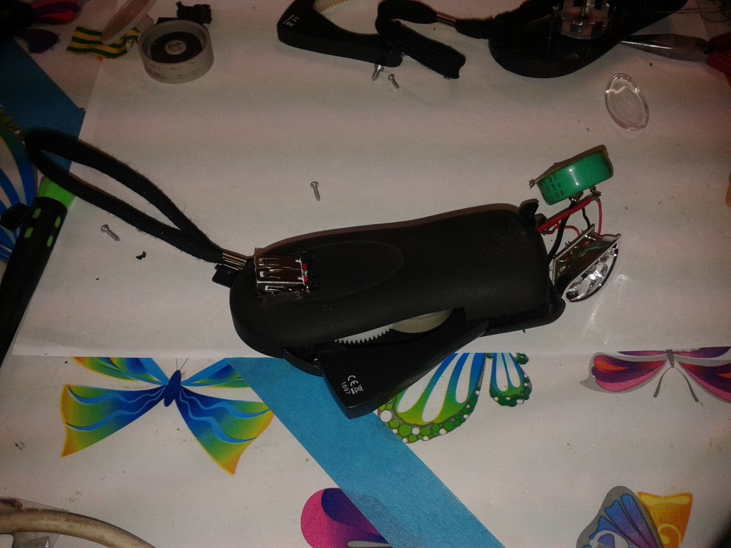 Broken Torch to Emergency Phone Charger : 6 Steps (with Pictures ...