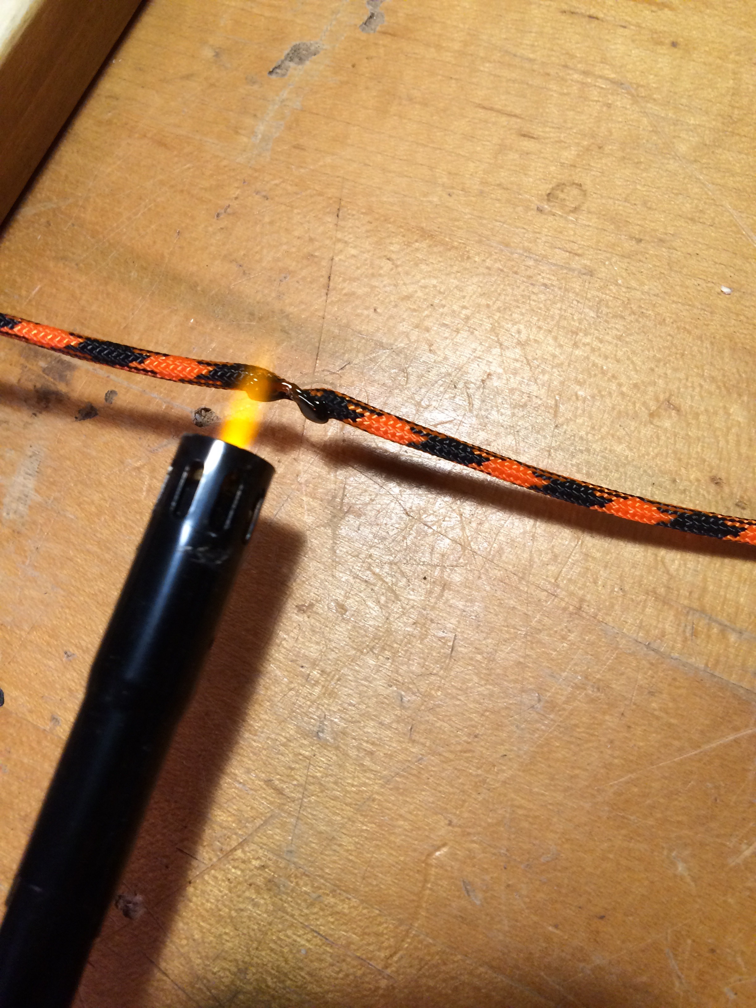 Easy Paracord Tie Down : 4 Steps (with Pictures) - Instructables