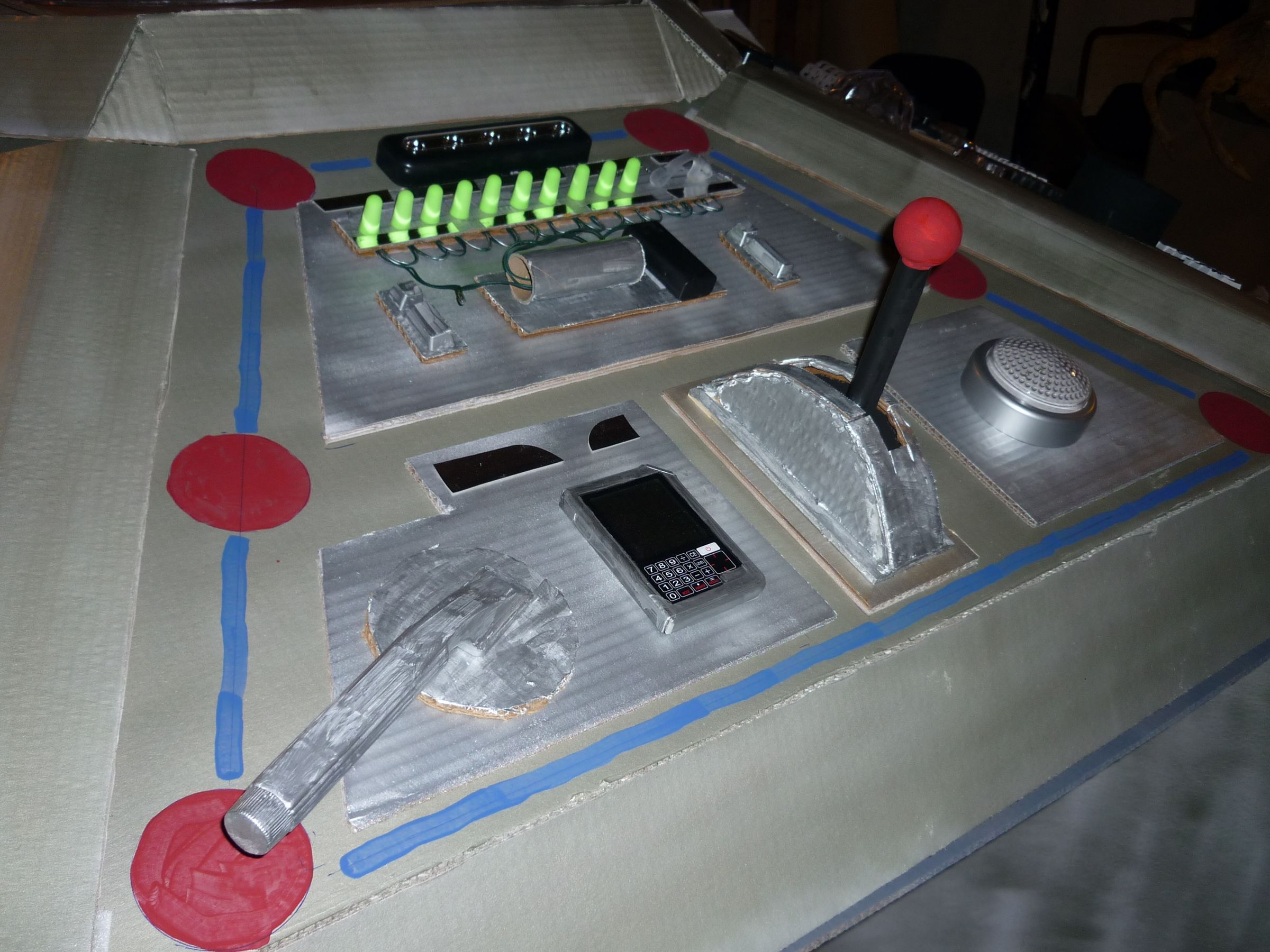 Doctor Who Tardis Cardboard Console : 8 Steps (with Pictures ...