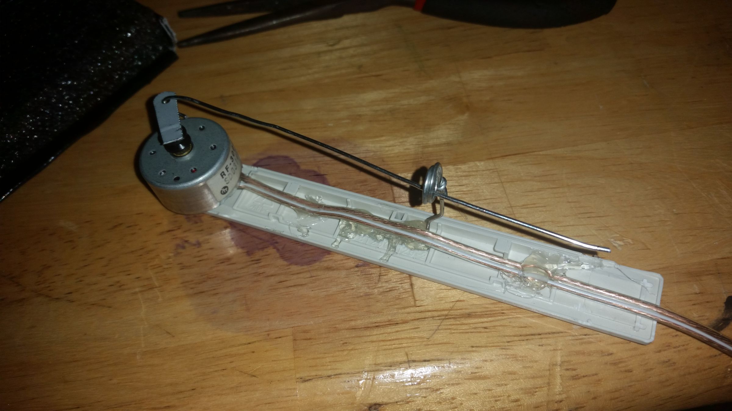 Easy Cell Phone Mechanical Auto Tapper From Old CD ROM Drive. : 8 Steps ...