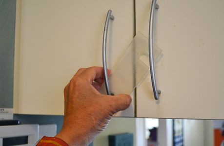 Earthquake Latches for Cabinets : 4 Steps - Instructables