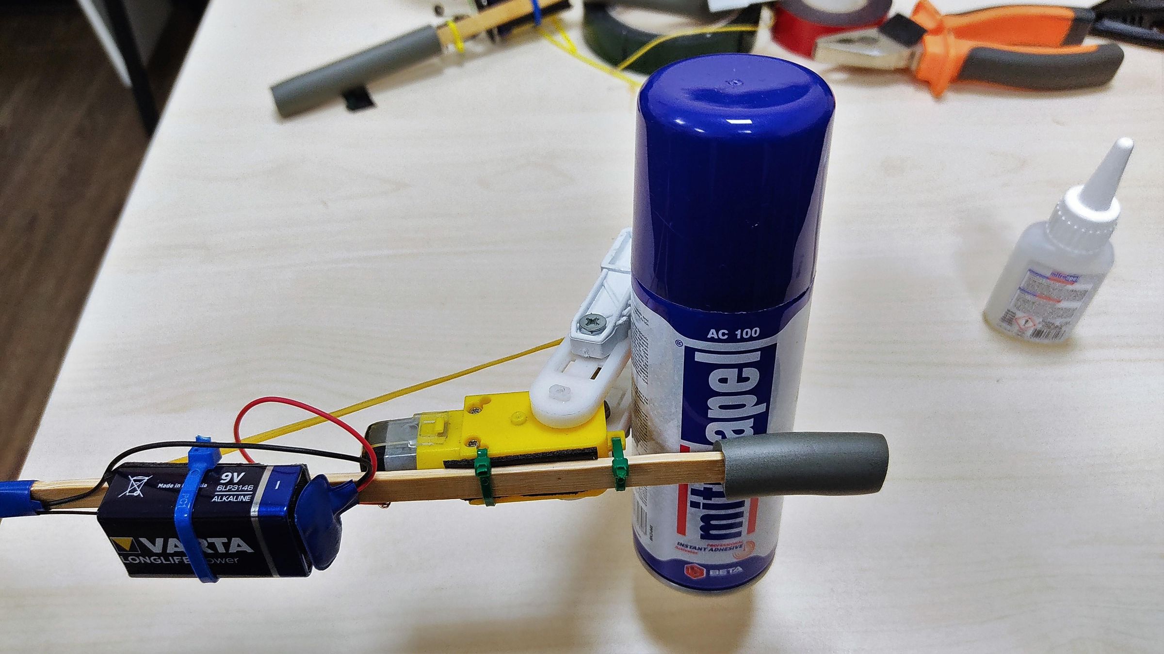 Robotics for School: Create Four Easy Robots Using Simple Materials ...